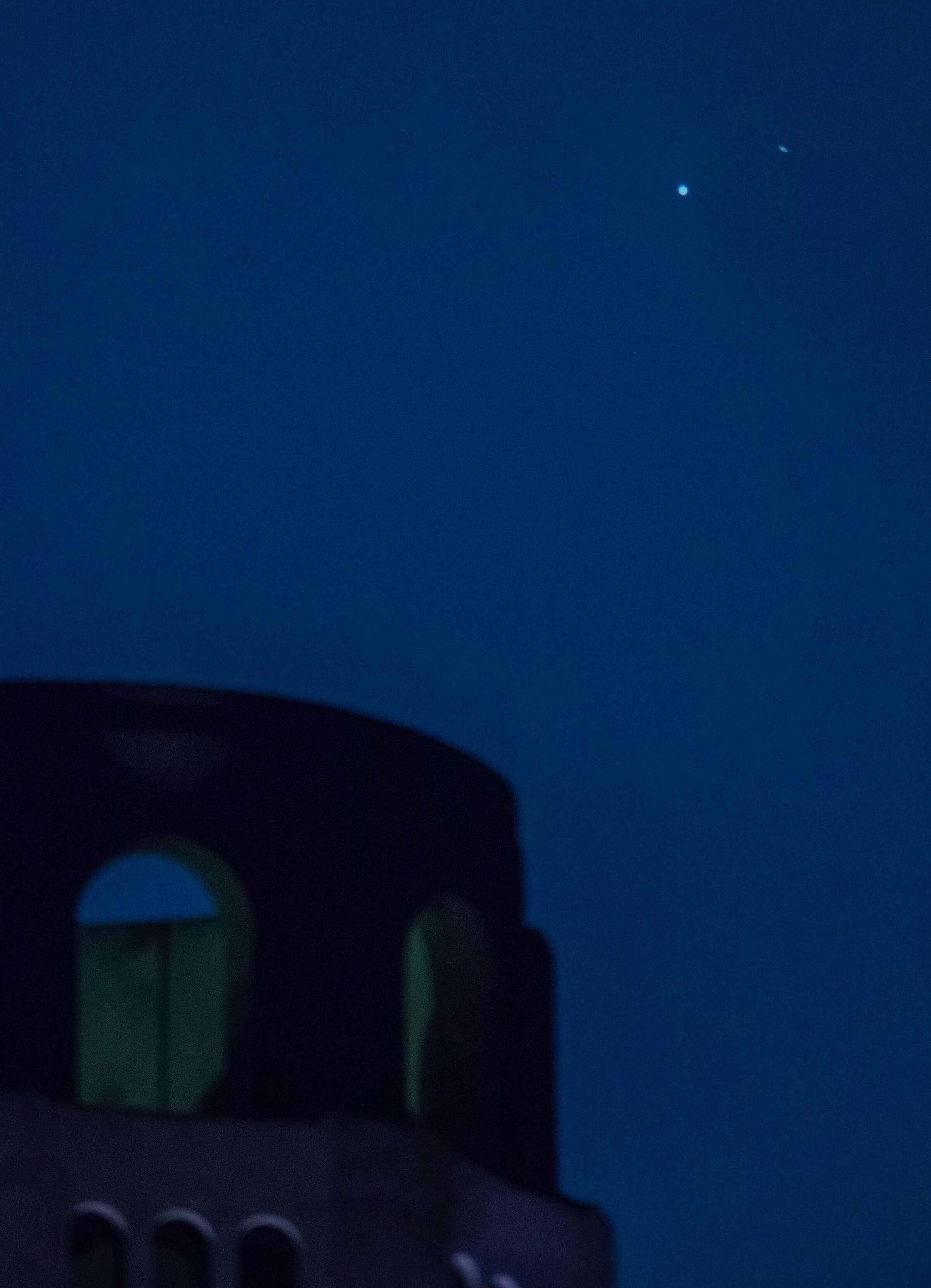Jupiter, Saturn mingle in night sky, overlapping for first time in ...