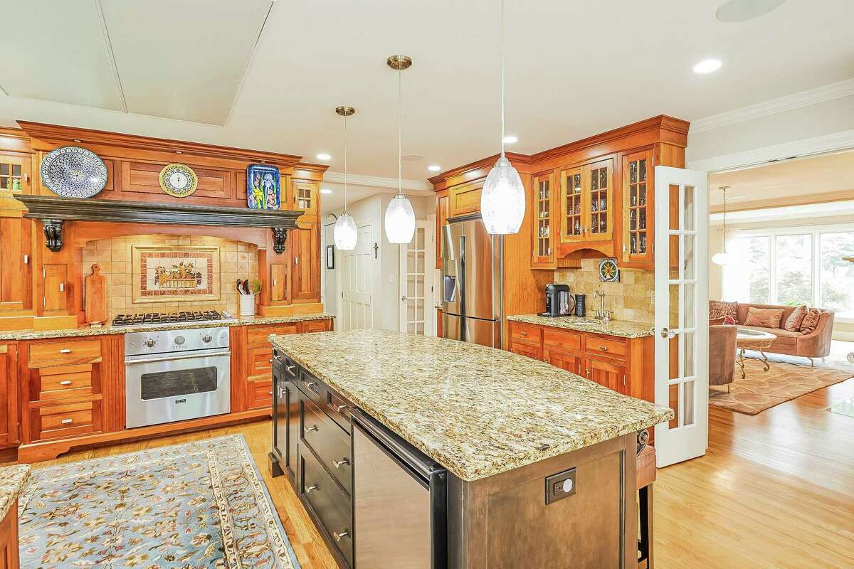 On the Market: Energy-efficient home great for entertaining