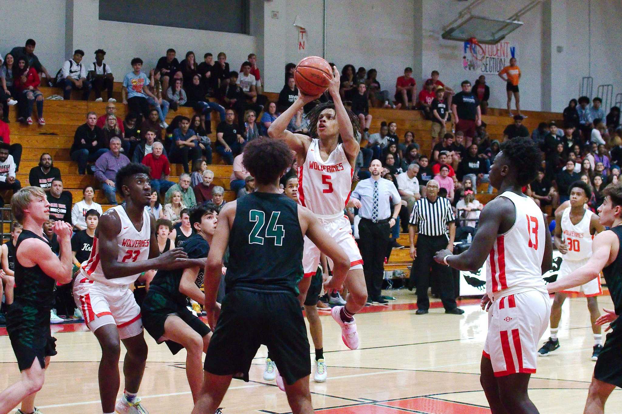 Boys’ basketball: Clear Brook off to blazing 11-0 start