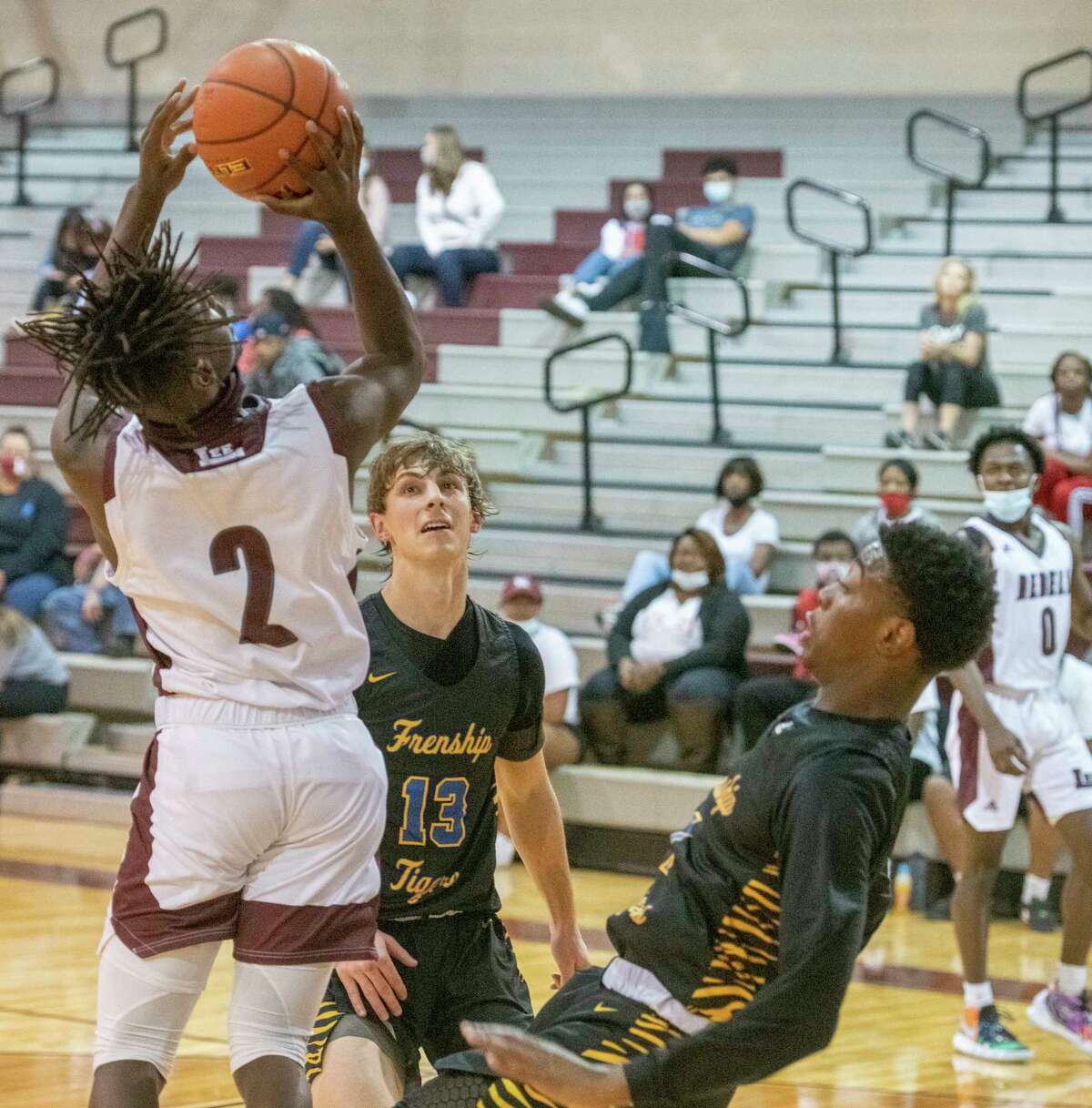 HS BOYS BASKETBALL: Frenship rolls past Lee behind fast start
