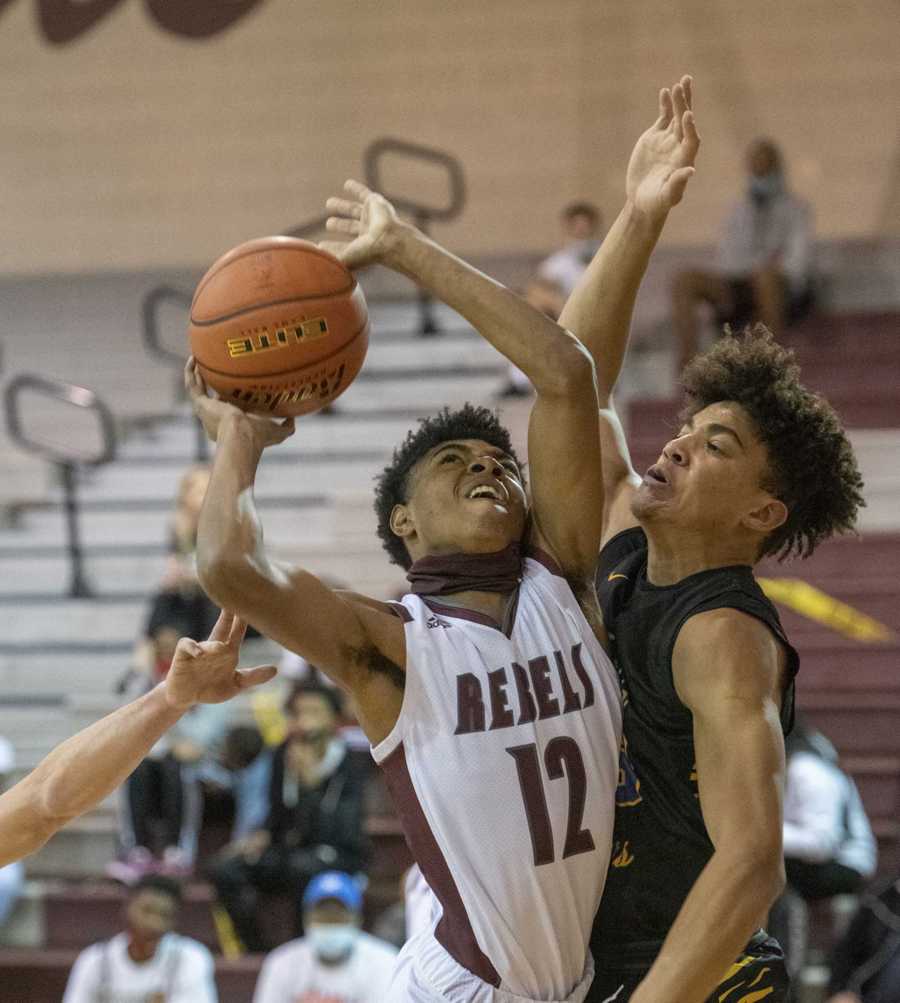 HS BOYS BASKETBALL: Frenship rolls past Lee behind fast start