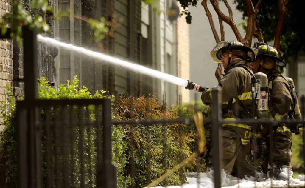 Fire damages NW side apartment complex