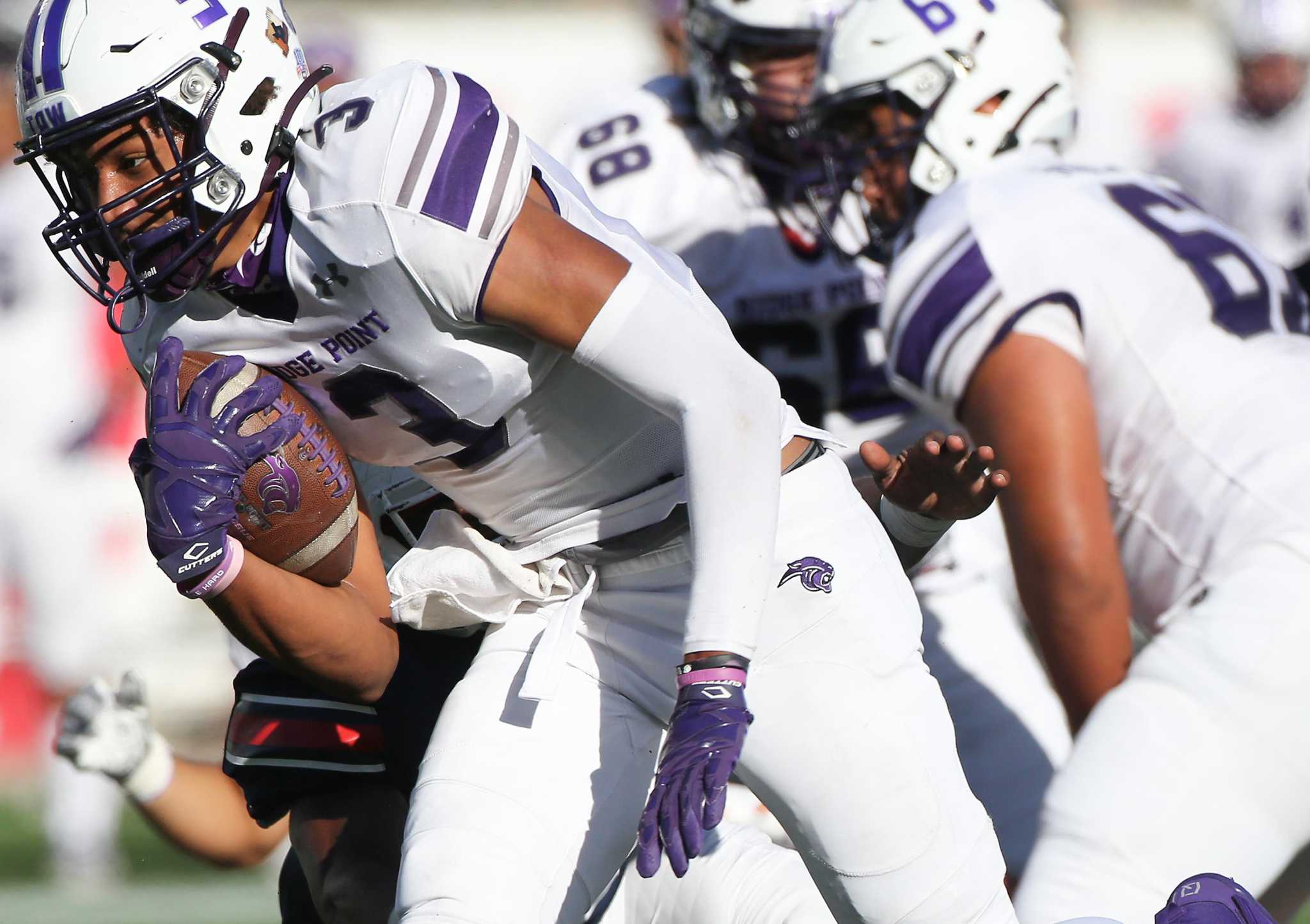 Football: Ridge Point, Marshall football continue in playoffs