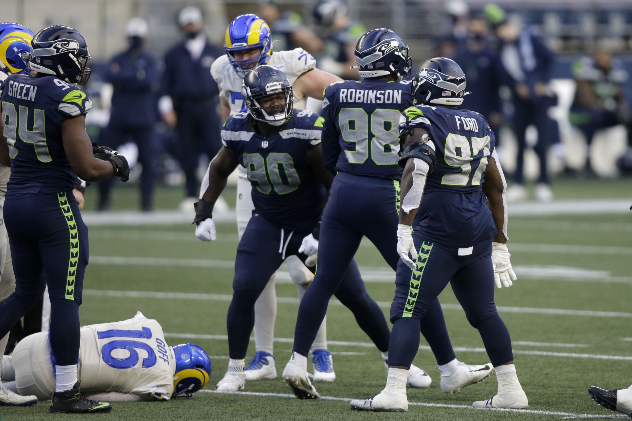 Live: Seattle Seahawks can clinch first NFC West title since 2016 with victory over Rams