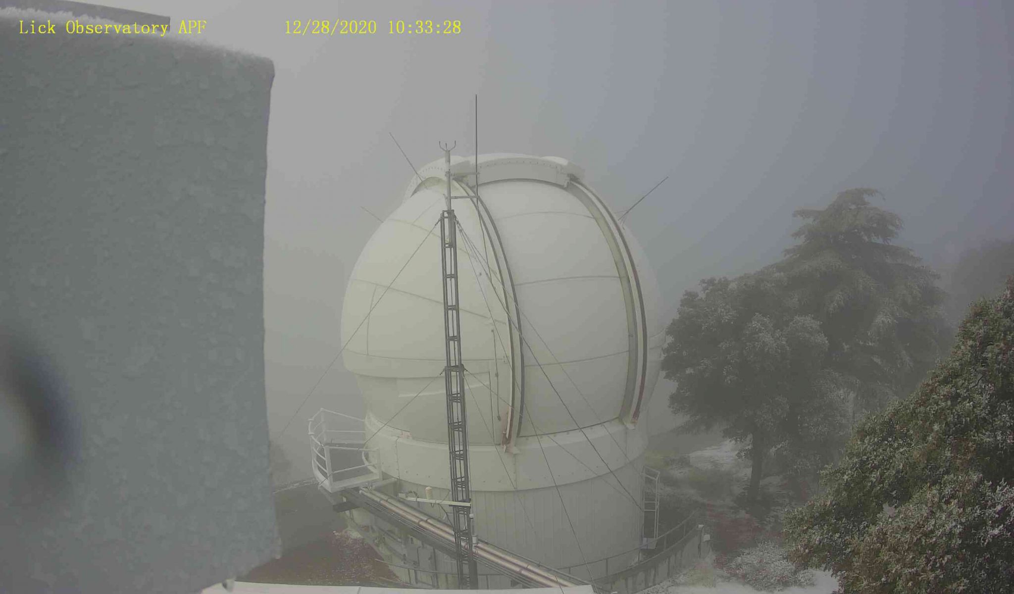 Snow falls on high peaks as cold temps arrive in San Francisco Bay Area