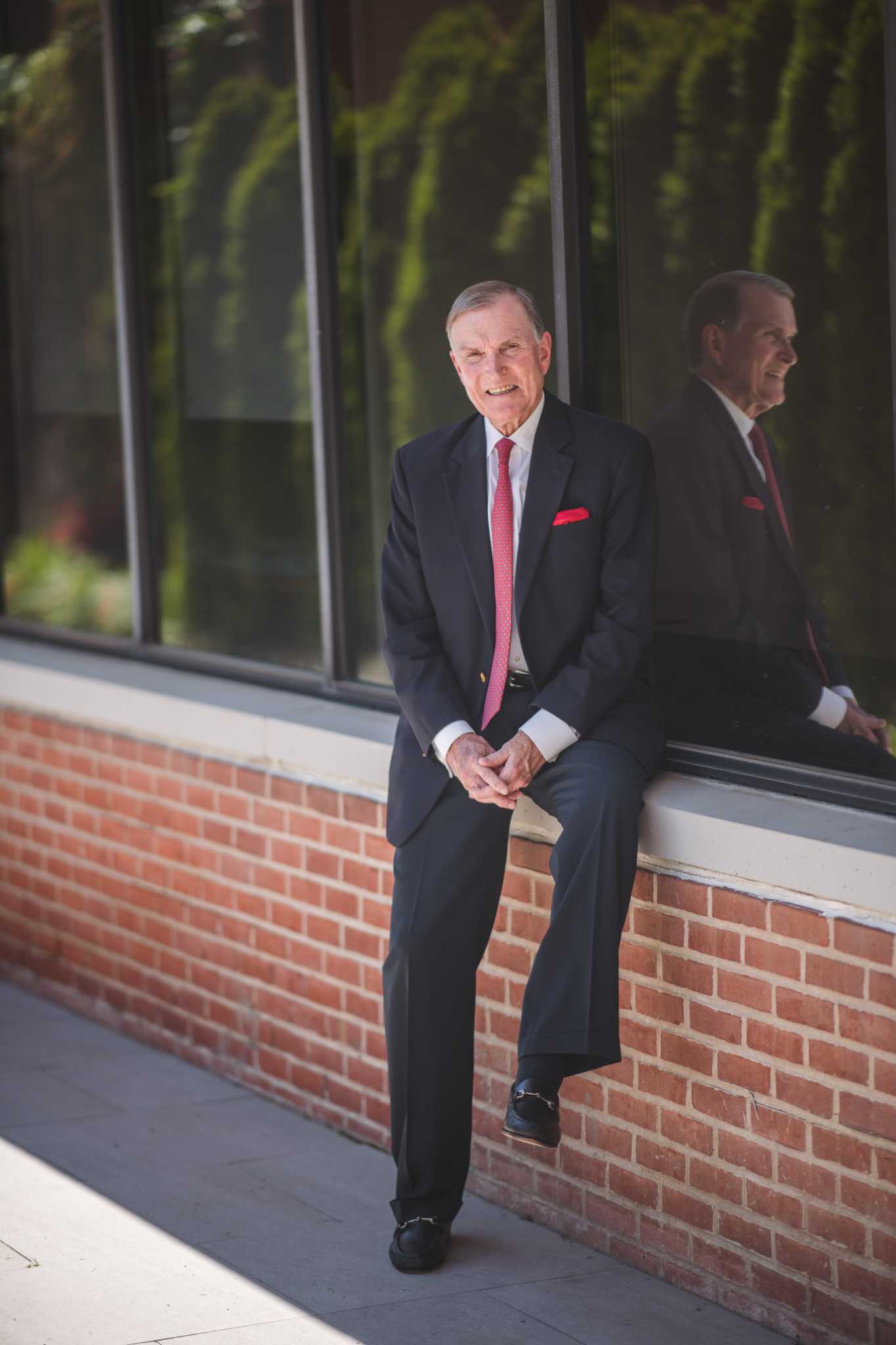 Agent profile: Thomas brings business-management past to real estate ...