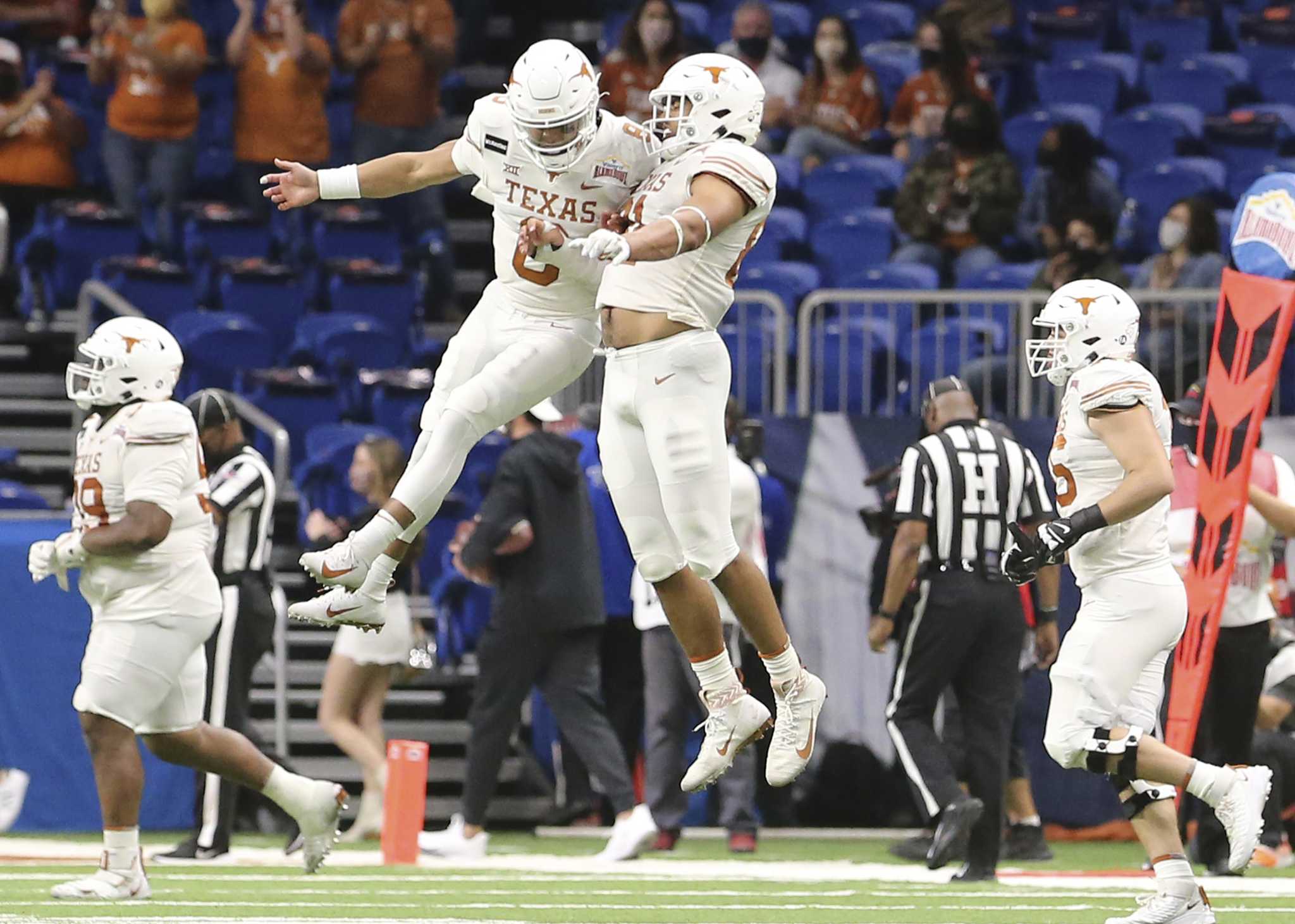 Alamo Bowl: No. 20 Texas 55, Colorado 23