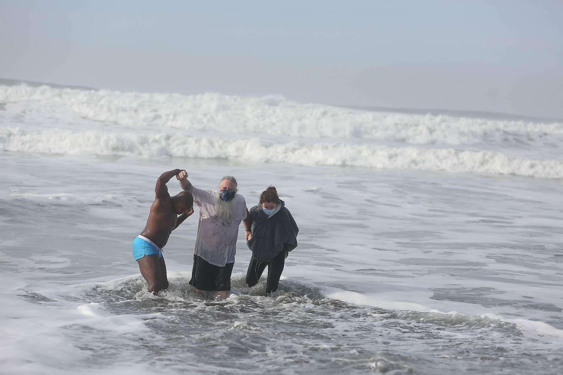Hundreds in S.F. plunge into 2021 with Pacific Ocean dip, clothed or ...