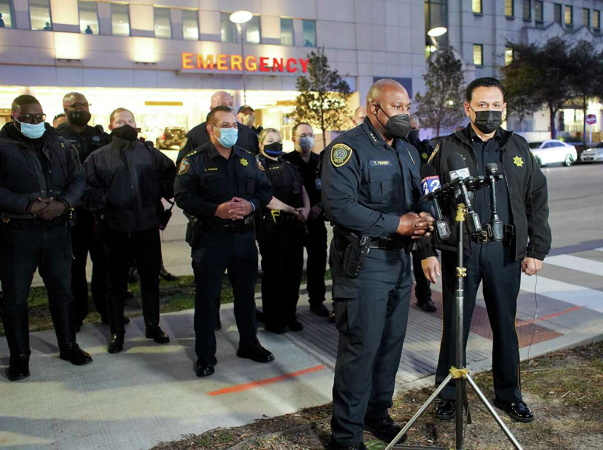 Harris County sheriff’s sergeant dies in Pearland crash