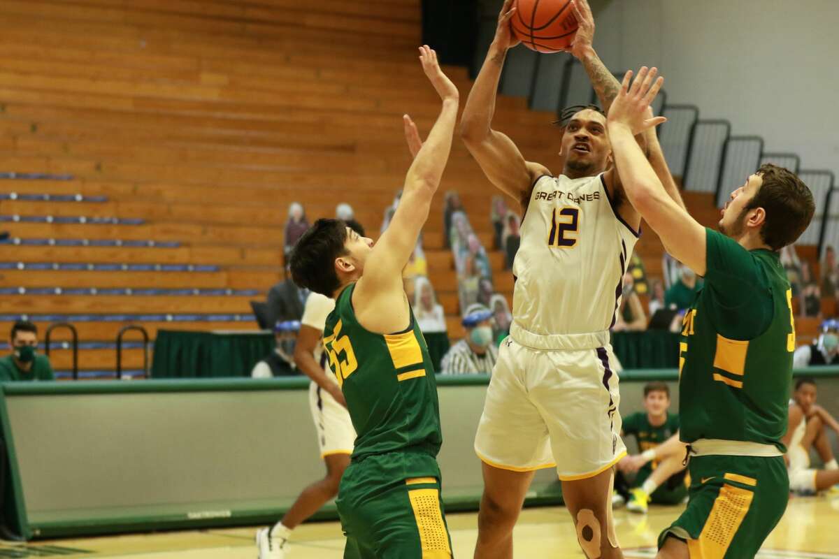 UAlbany fades in second half, settles for split at Vermont