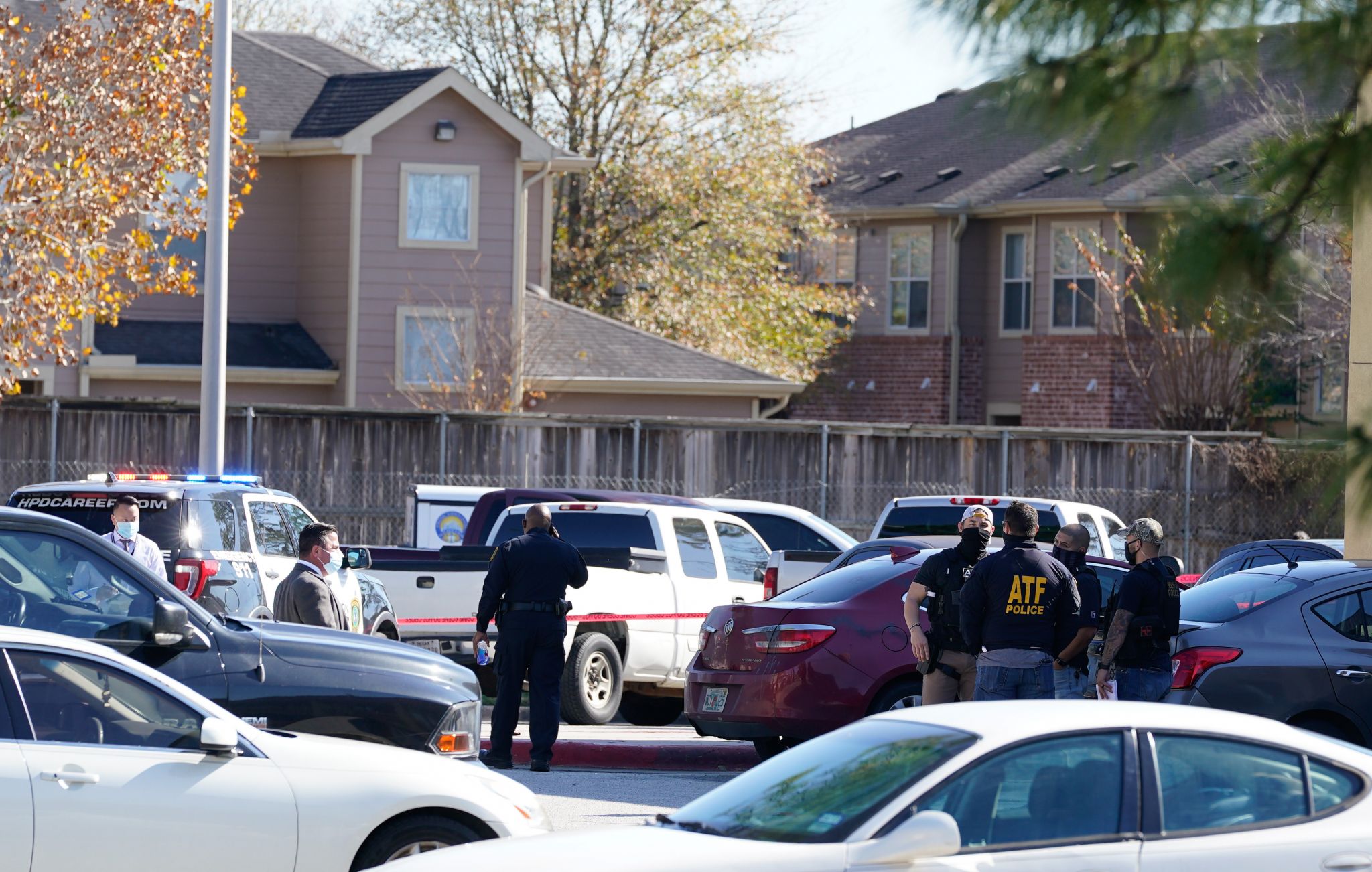 Police fatally shoot armed robbery suspect at north Houston hotel