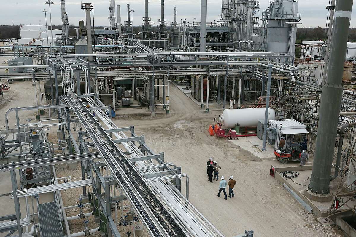 State filing says San Antonio refinery to lay off entire workforce ...