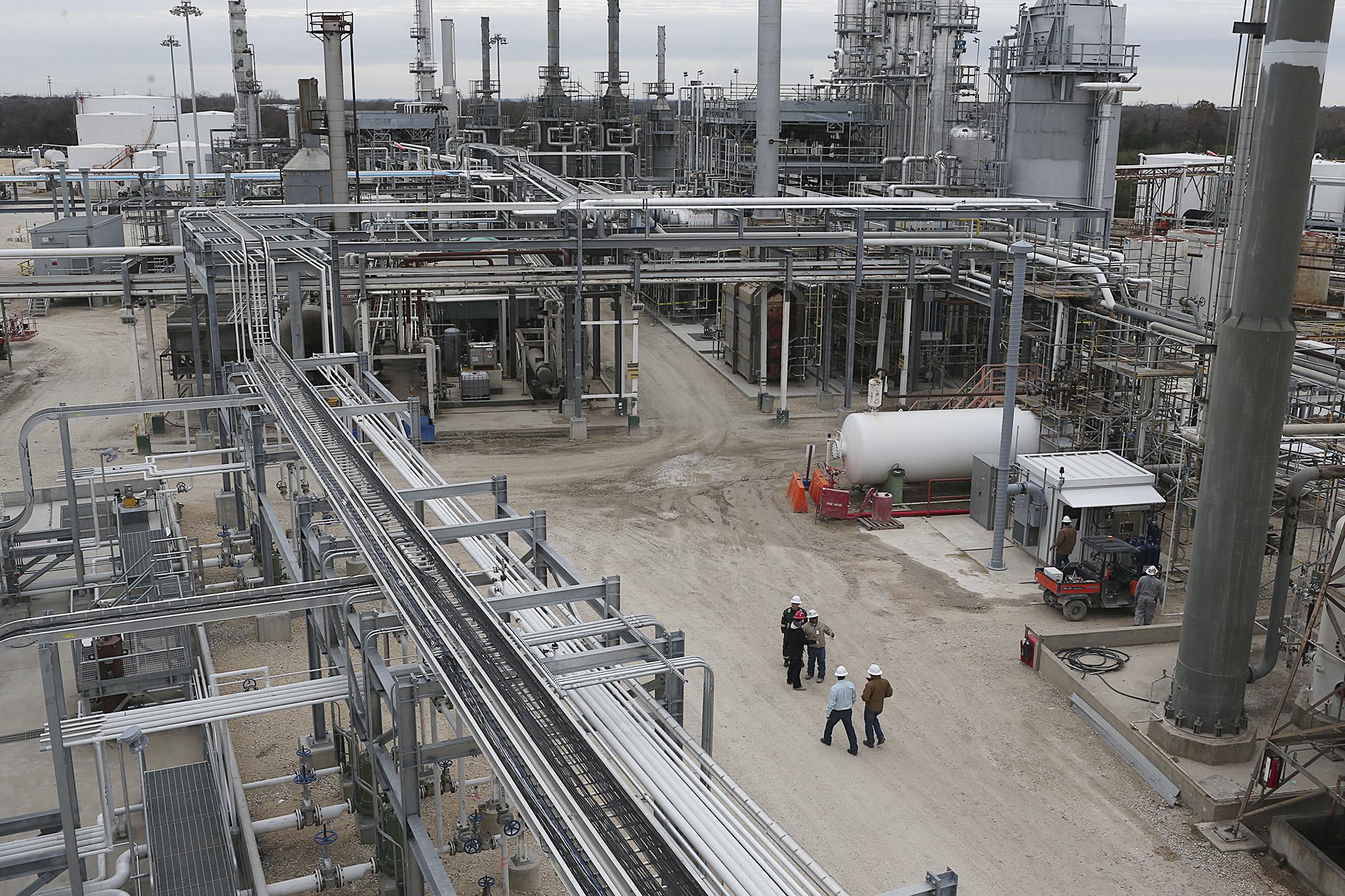 State filing says San Antonio refinery to lay off entire workforce ...