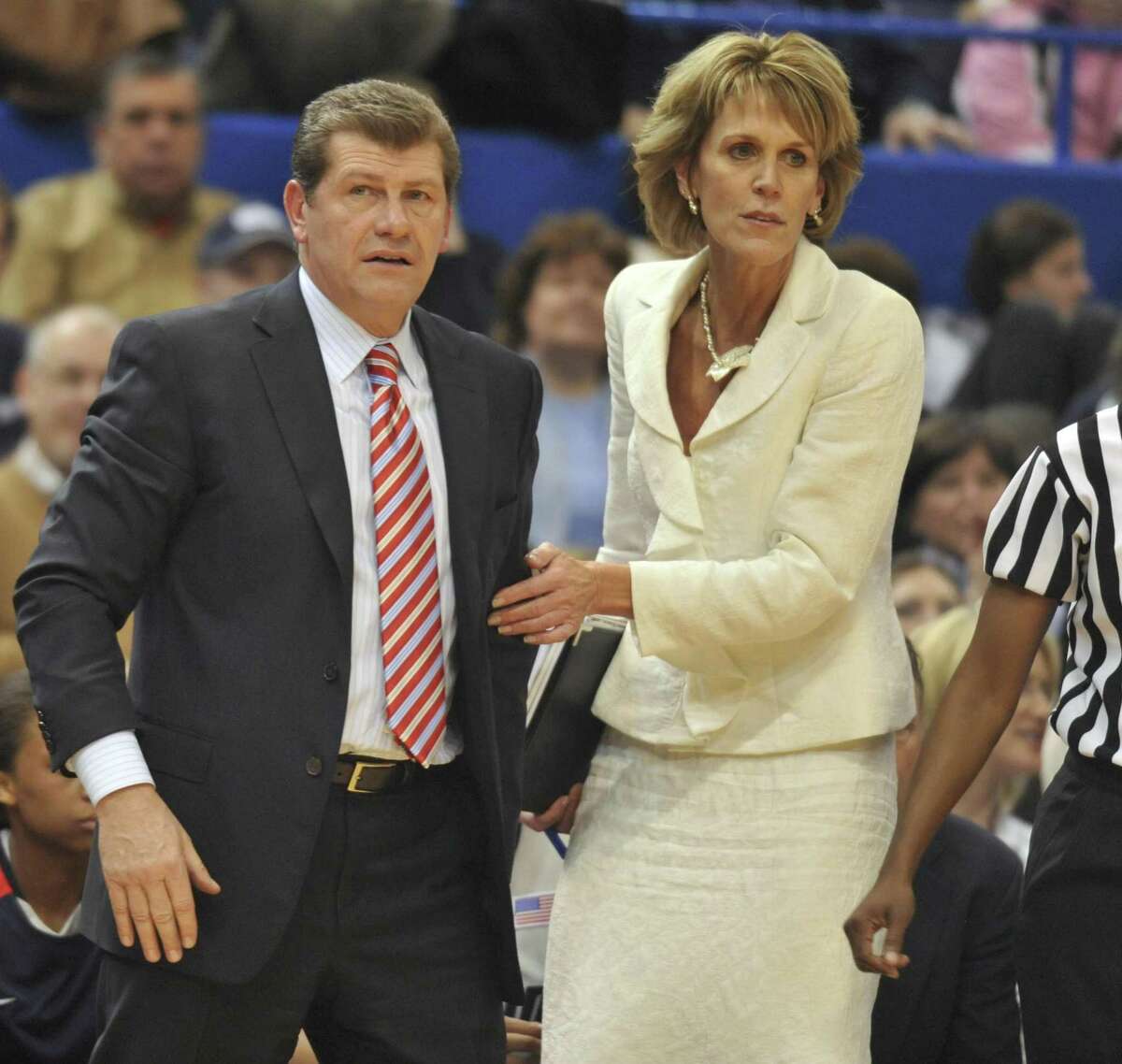 Jeff Jacobs: Geno vs. Pat? UConn’s Chris Dailey had a front row seat