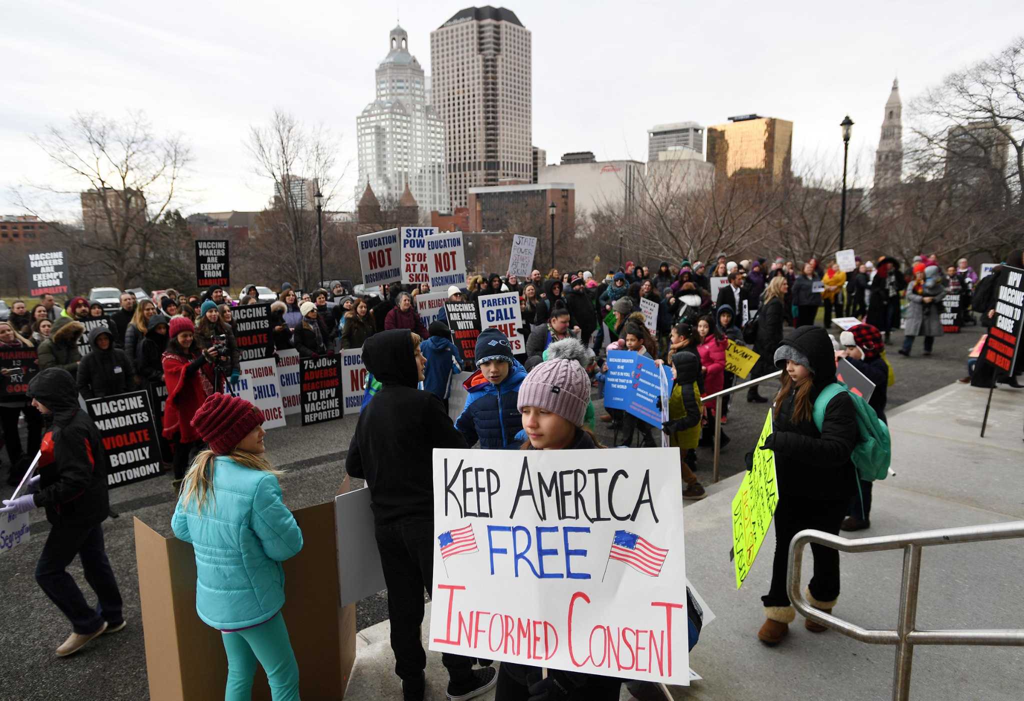 After D.C. mob scene, police in CT on added guard for members of Congress