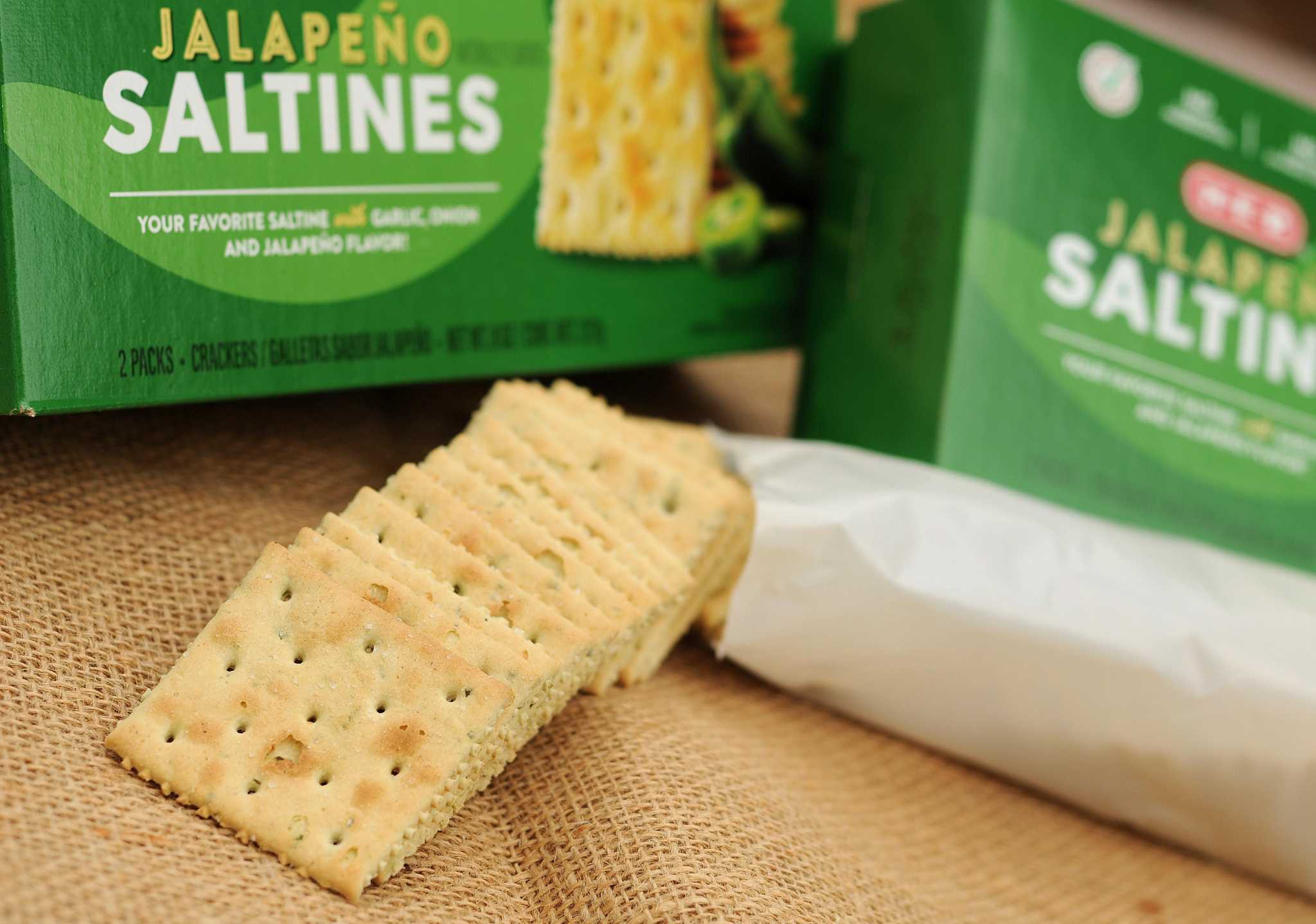H-E-B’s new Jalapeño Saltines give classic crackers a South Texas burn ...