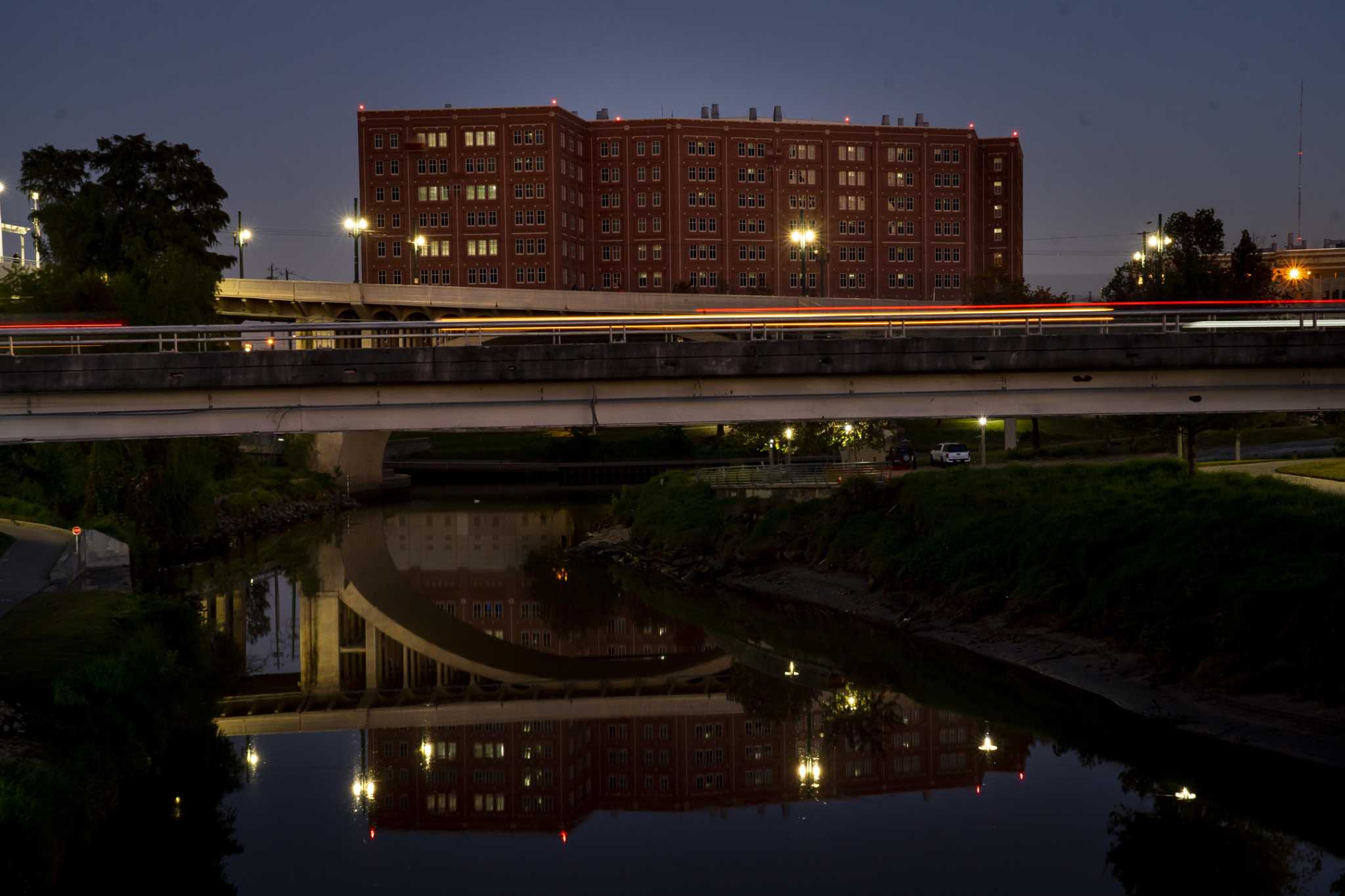 'It just makes sense': Harris County turns to renewable energy to power ...