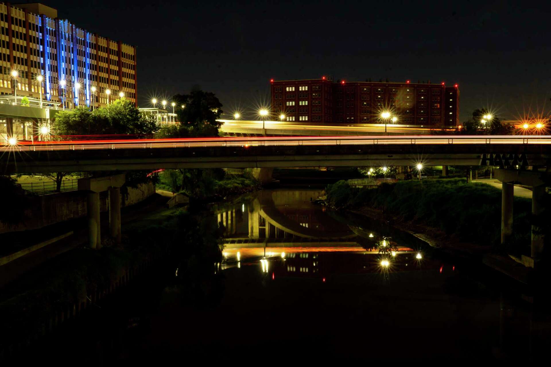 'It just makes sense': Harris County turns to renewable energy to power ...