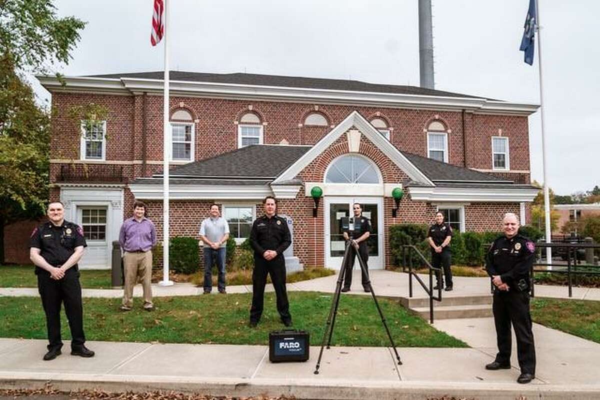 Darien Foundation awards police department technology grant