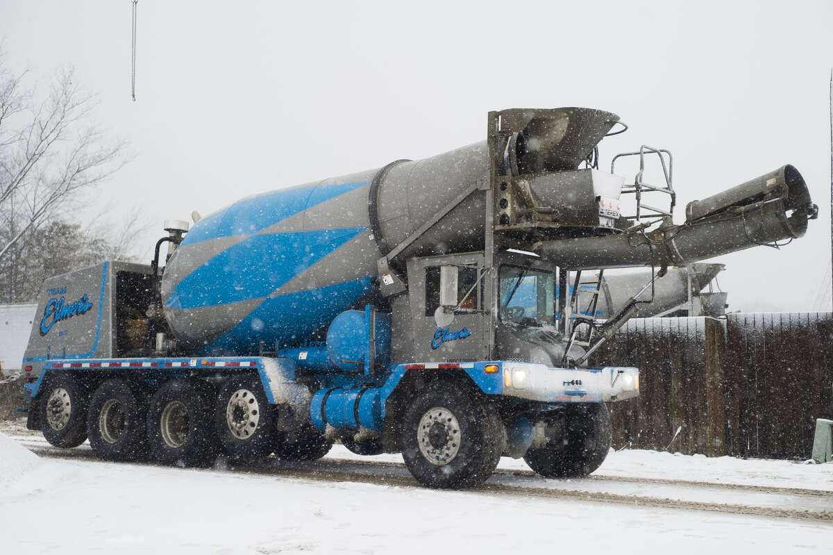 M-30 temporary bridge construction delayed due to weather