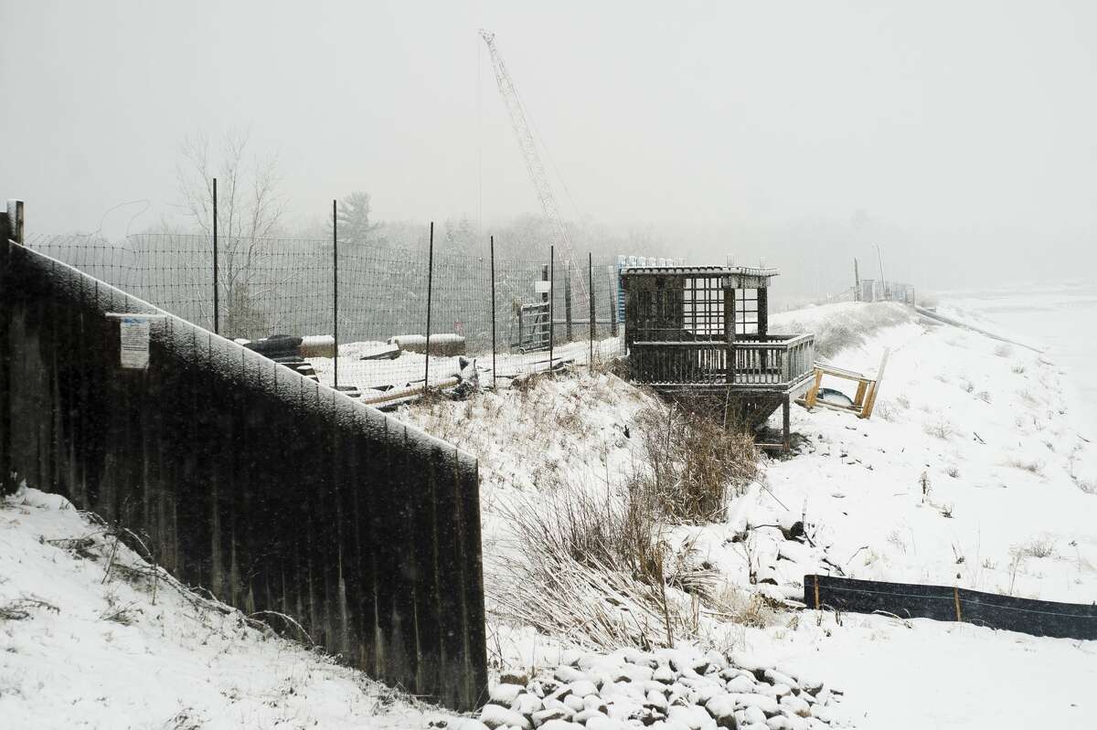 M-30 temporary bridge construction delayed due to weather