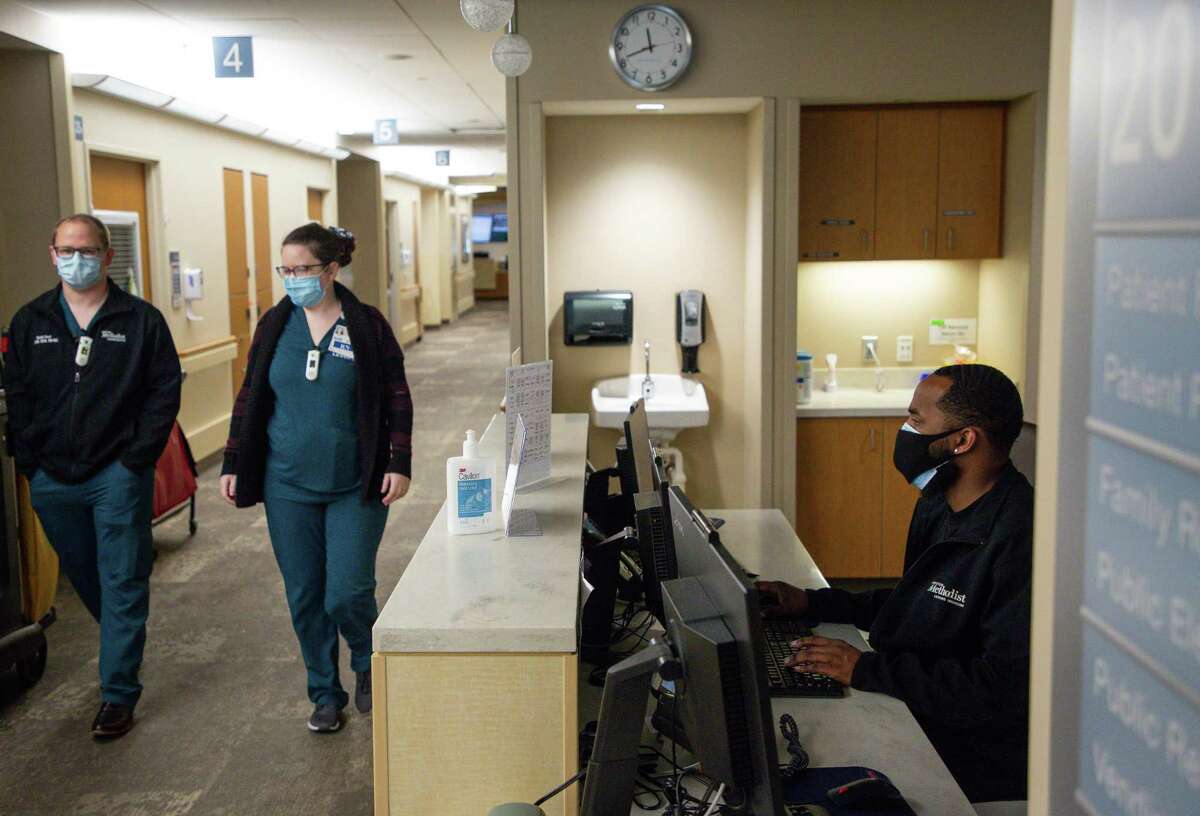 Job offers of up to $12,000 a week lure Houston nurses to COVID-19 hot ...