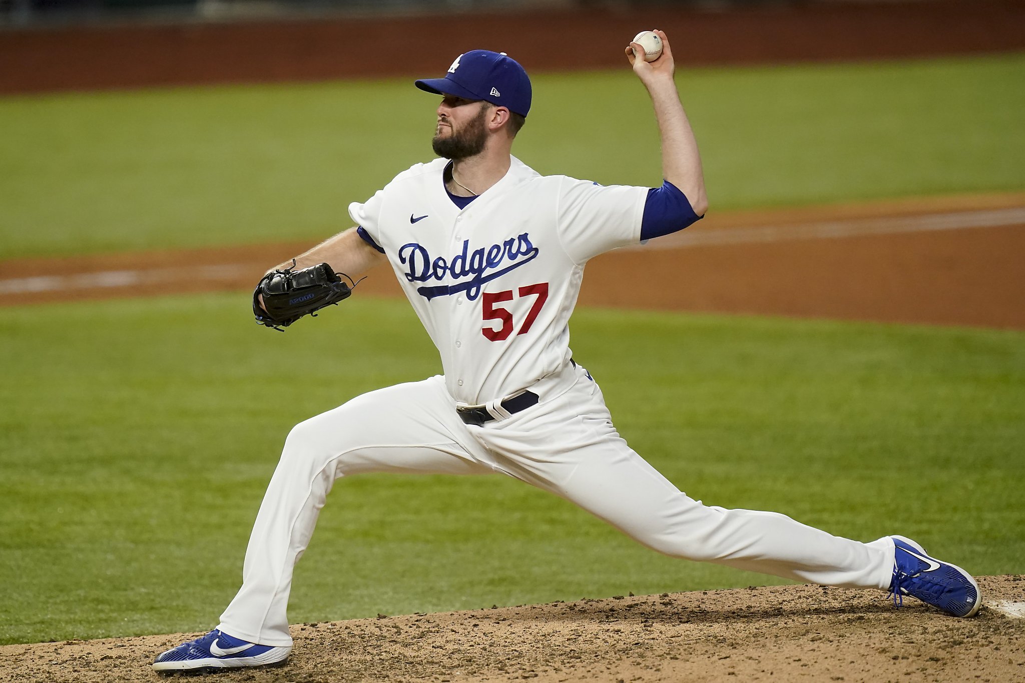 New Giants starter Alex Wood fits their needs and speaks their language
