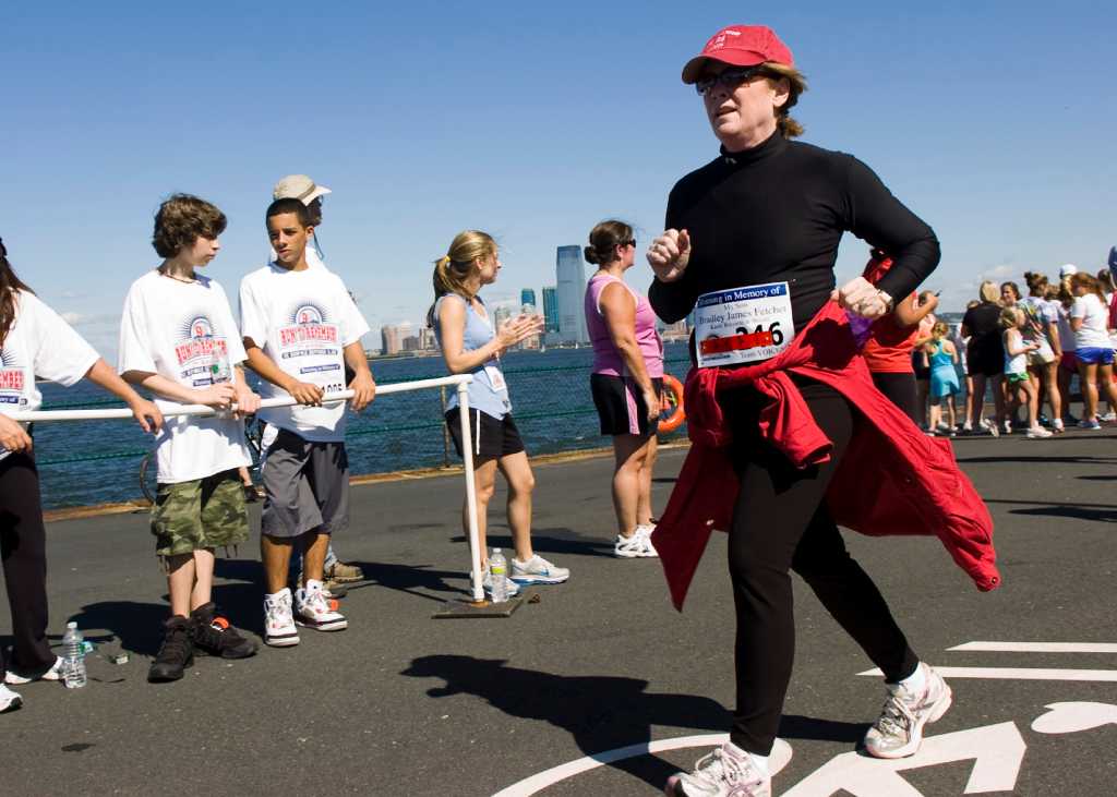 More than a thousand run to honor 9/11 victims