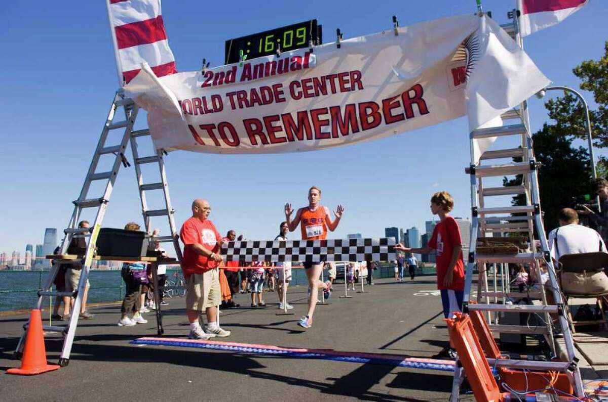 More than a thousand run to honor 9/11 victims