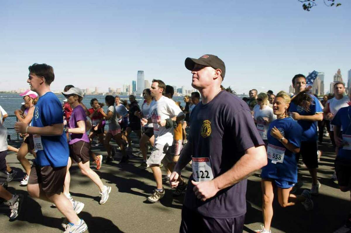 More than a thousand run to honor 9/11 victims