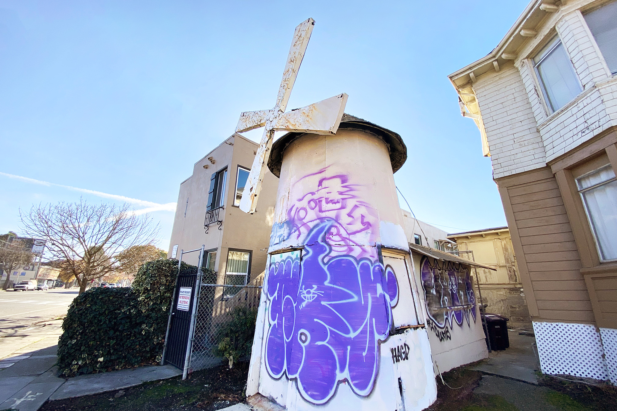 The secrets of the sad little windmill on Telegraph Avenue