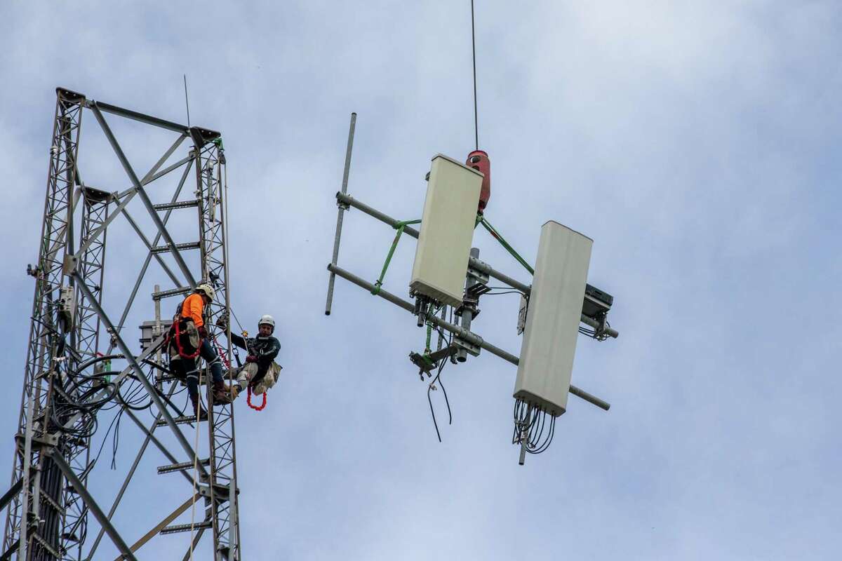 'It's ugly': Verizon 5G data boxes appear without notice on Houston ...