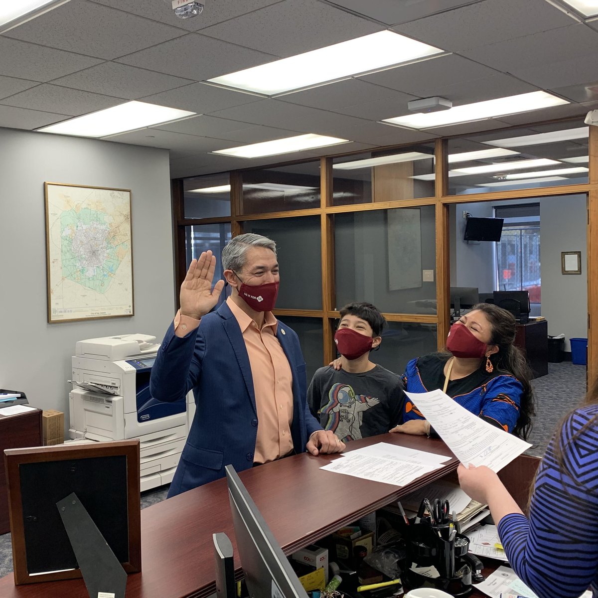 Mayor Ron Nirenberg officially files for reelection in hopes of serving ...