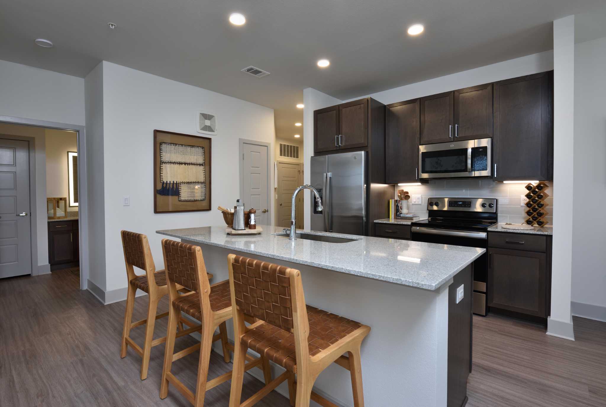 New 300-unit luxury apartment complex opens in Spring