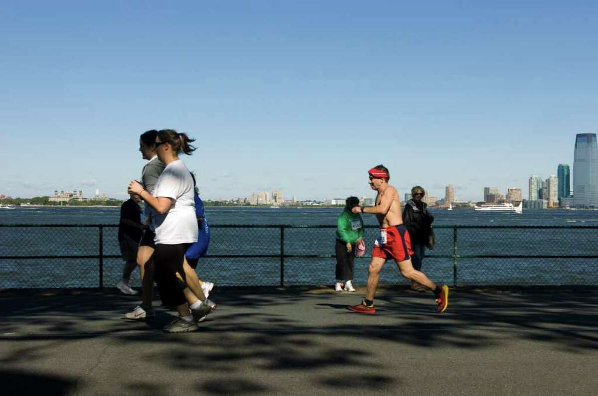 Thousands run to honor 9/11 victims