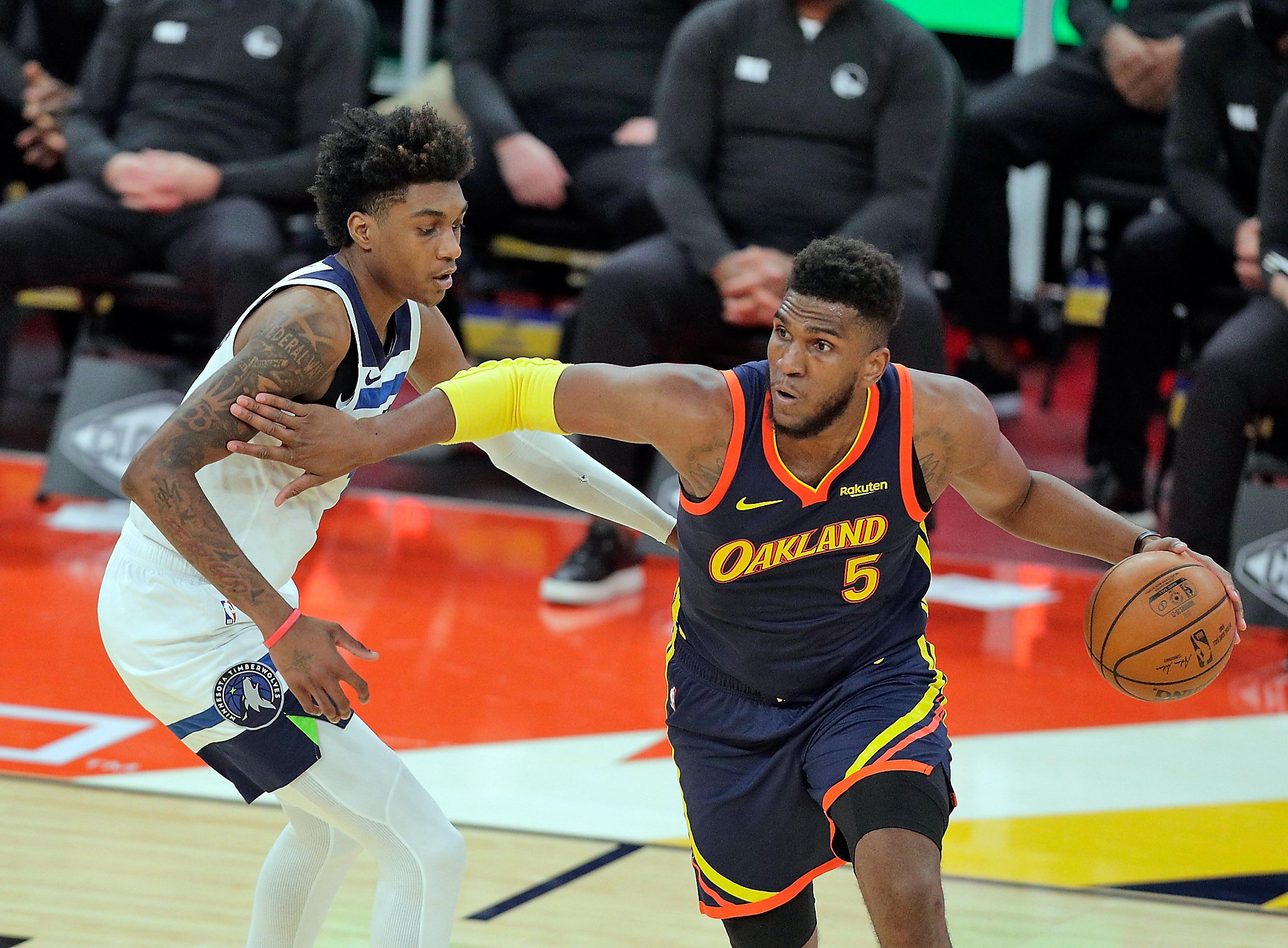 How Kevon Looney used the ‘small things’ to crack Warriors’ starting lineup