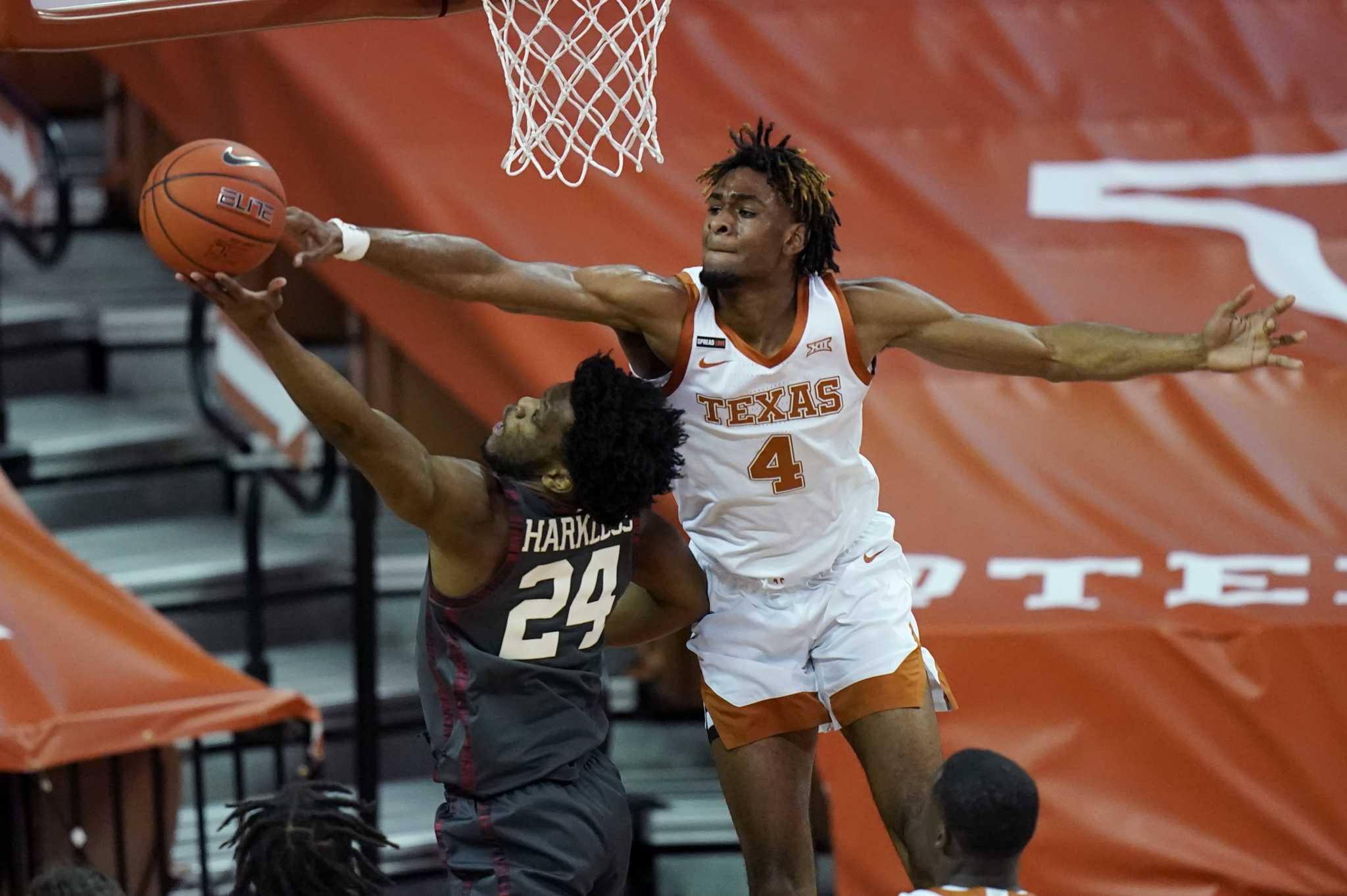 No. 6 Texas finally at full strength ahead of matchup with No. 2 Baylor