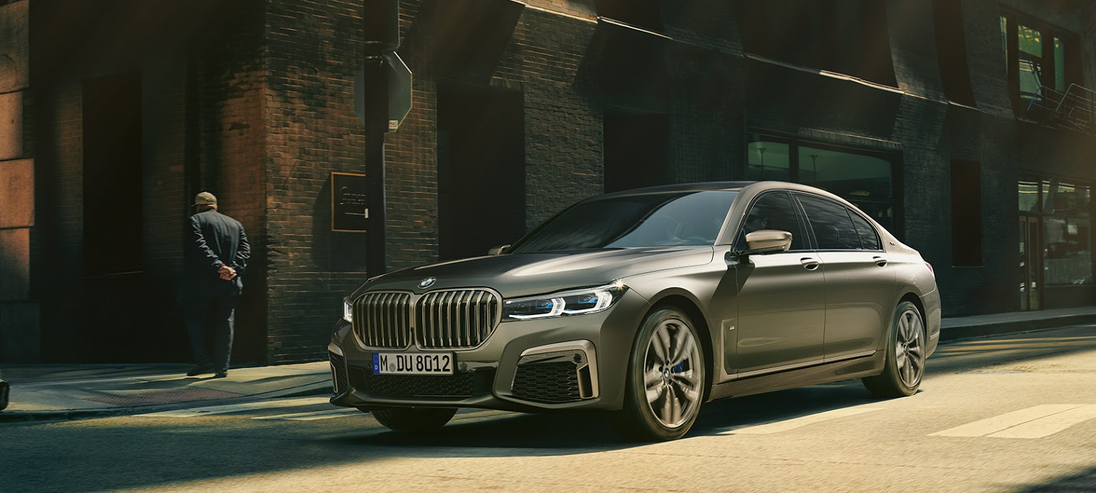 Q4 2020 Best-Selling Large Luxury Cars