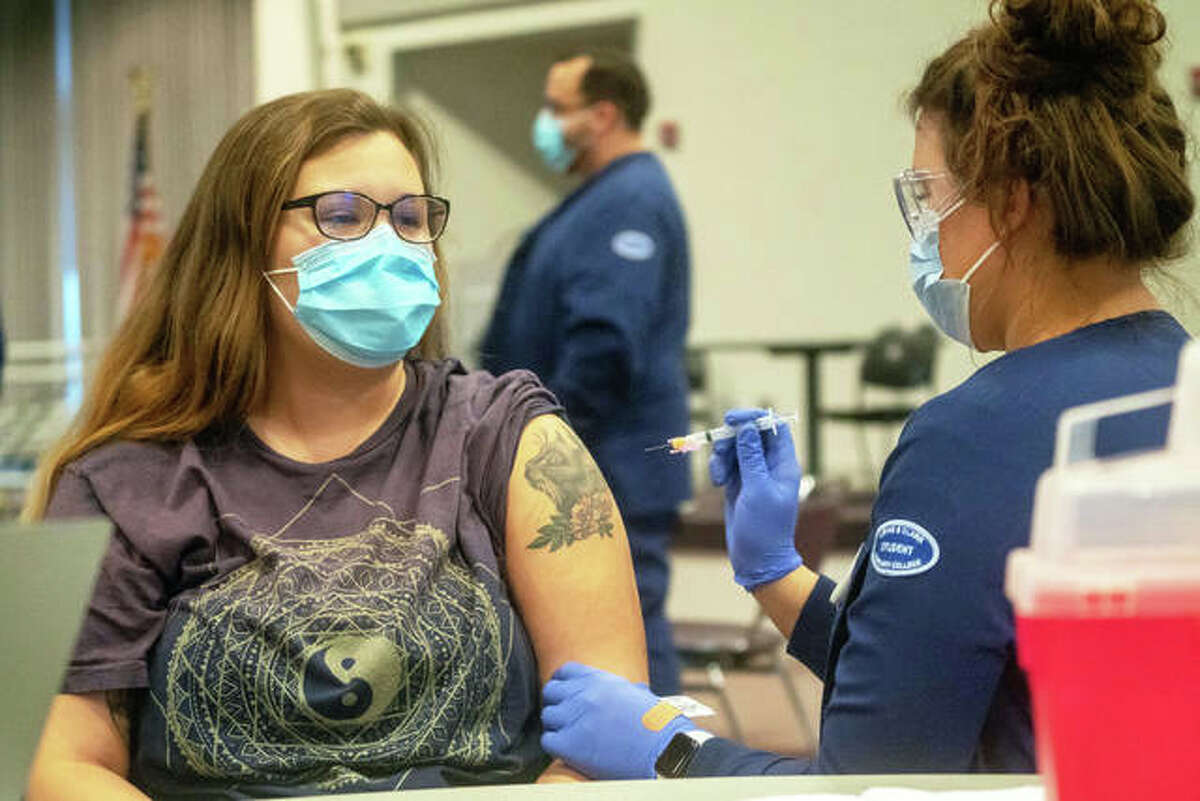 L&C nursing students aid vaccination efforts