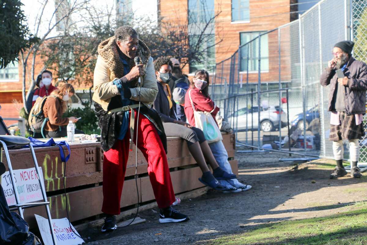 Protestors tear down fence erected by UC Berkeley at People's Park