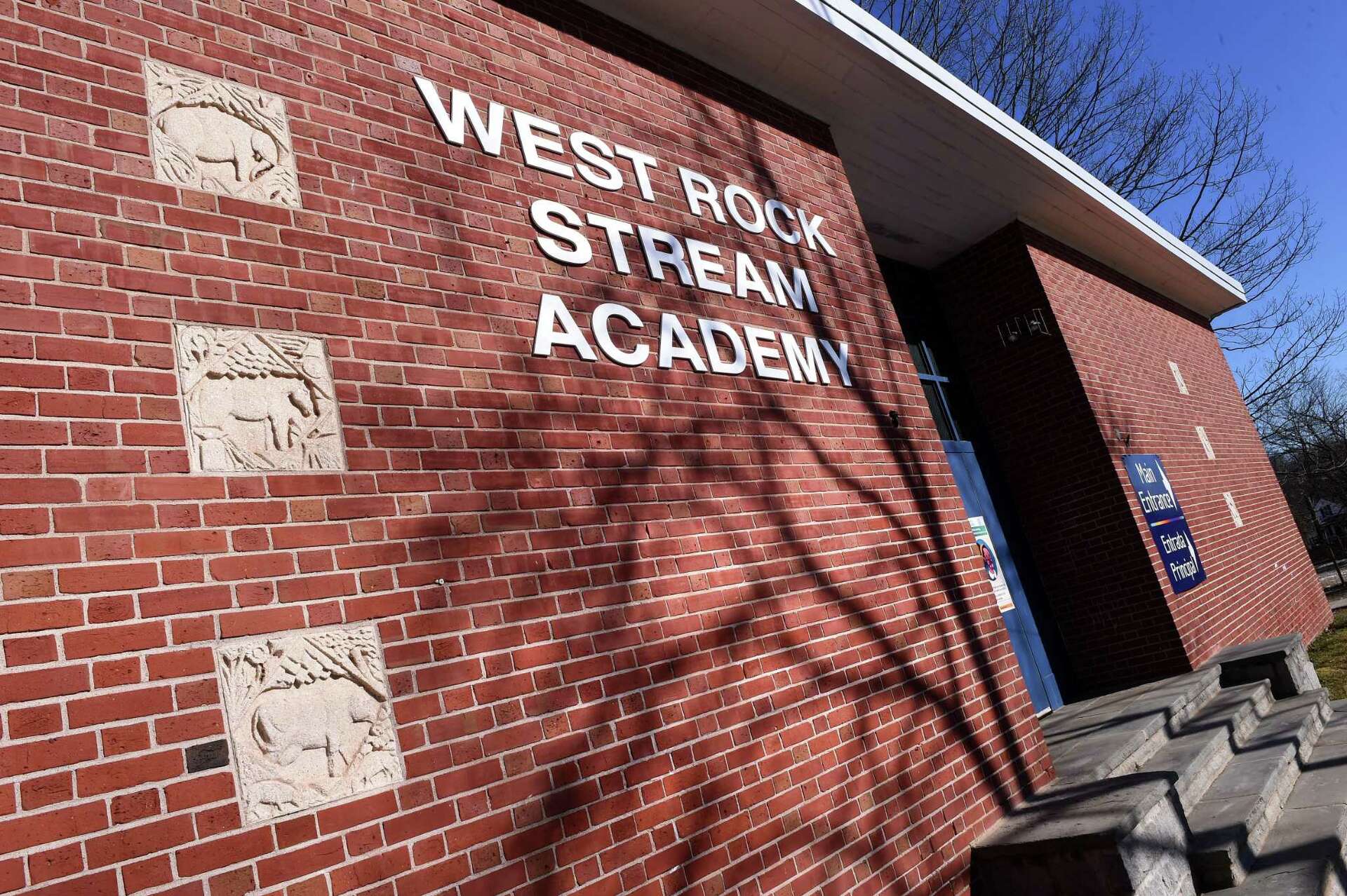 New Haven wants to transfer vacant schools amid budget deficit