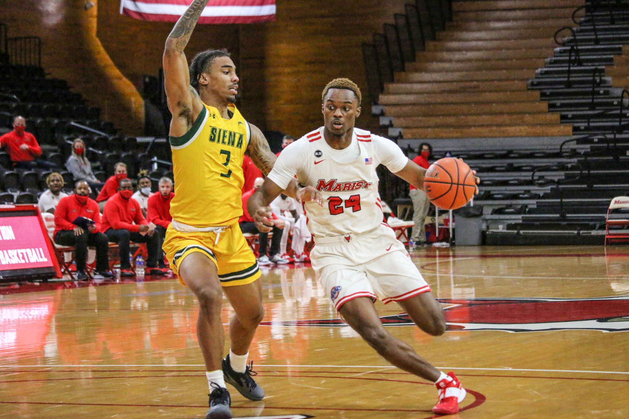 Manny Camper leads Siena basketball past Marist