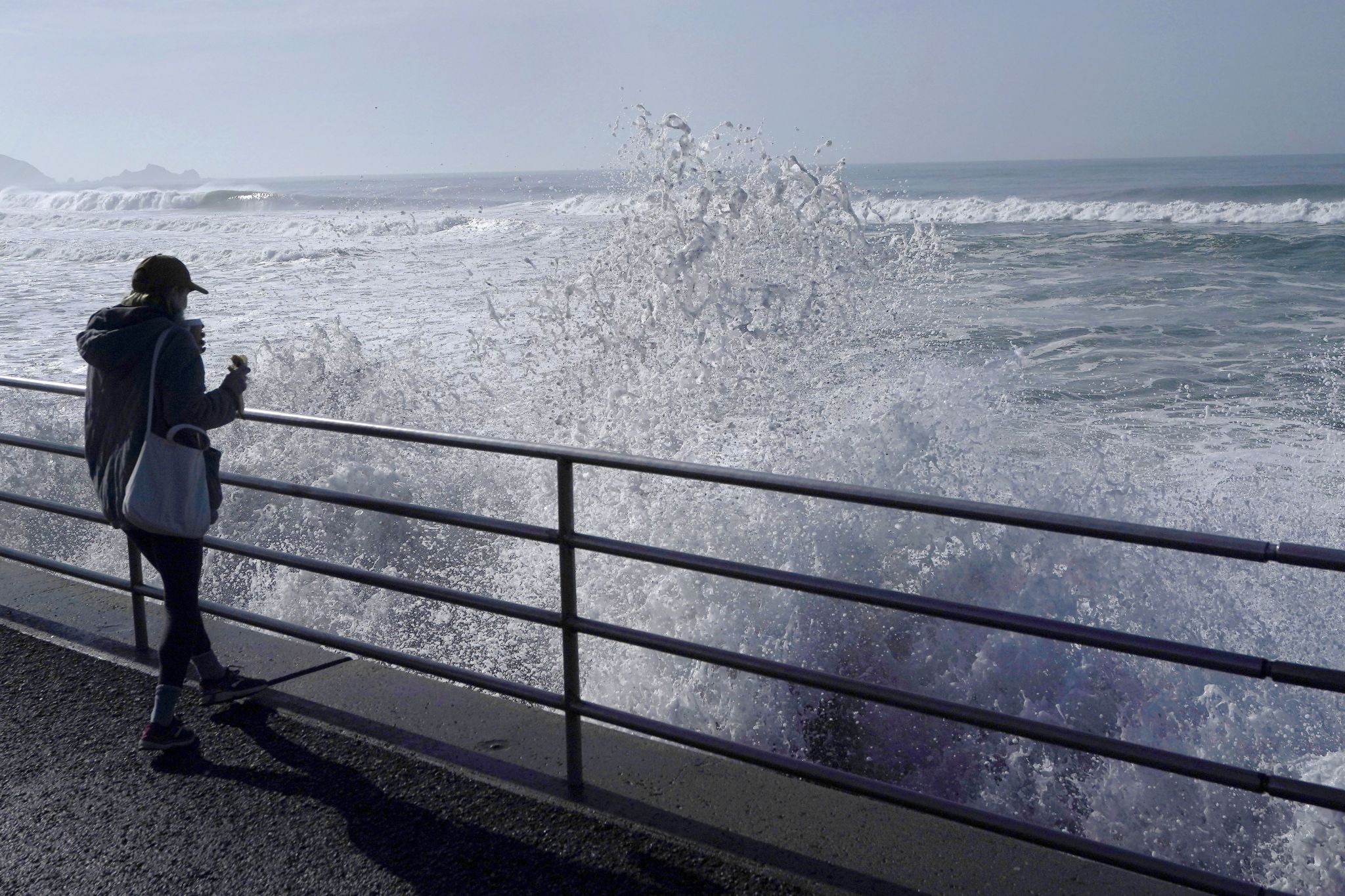 Monster waves up to 30 feet to pound SF Bay Area beaches