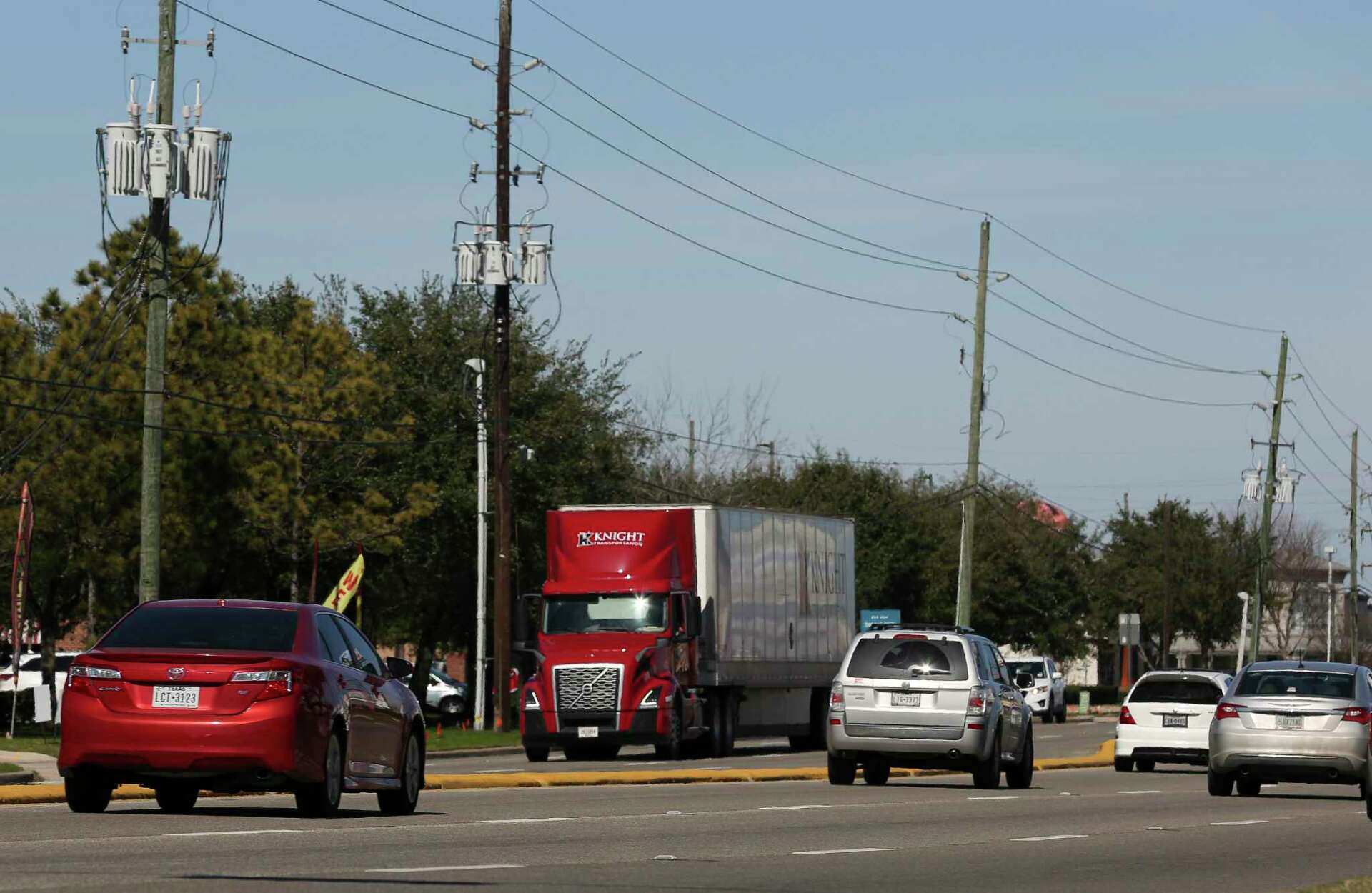 TxDOT ends $600 million set-aside for road safety, says protections to ...