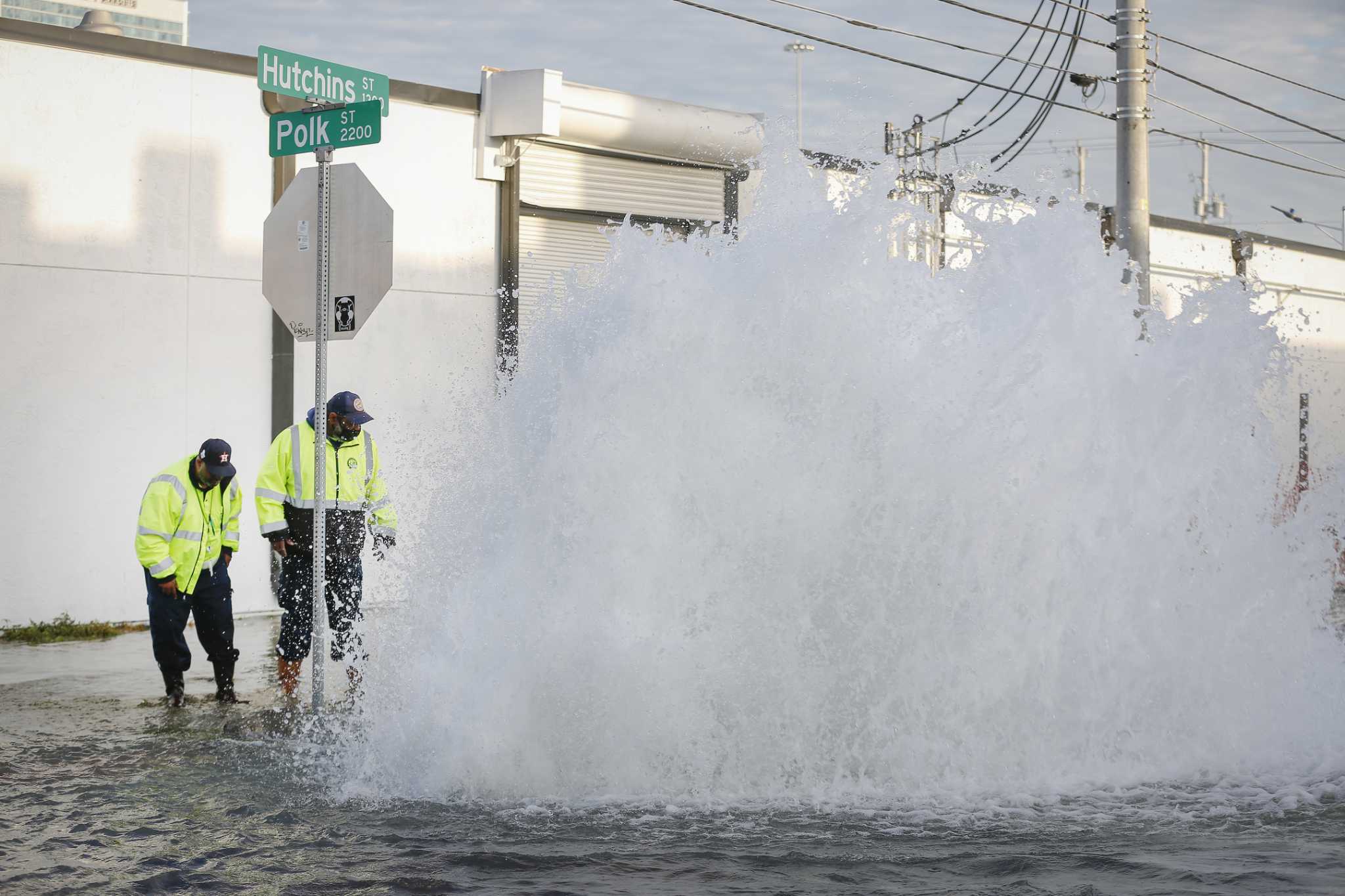 Water main breaks, 'may cause road flooding' at East Downtown intersection