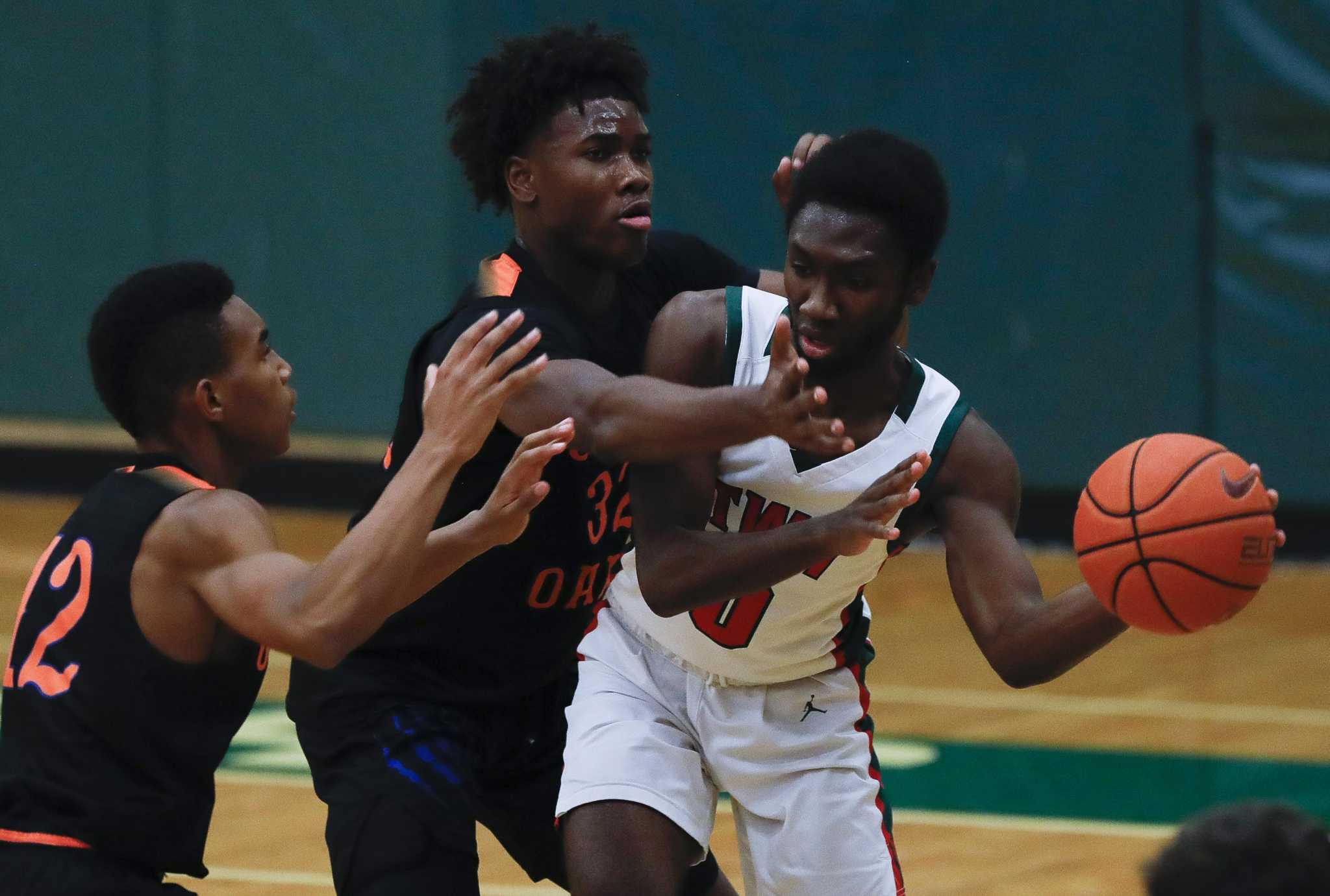 BOYS HOOPS: The Woodlands tops Grand Oaks, secures No. 2 seed