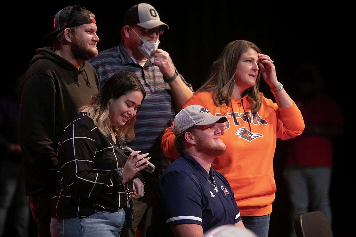 Judson signs big class, Southside makes more history