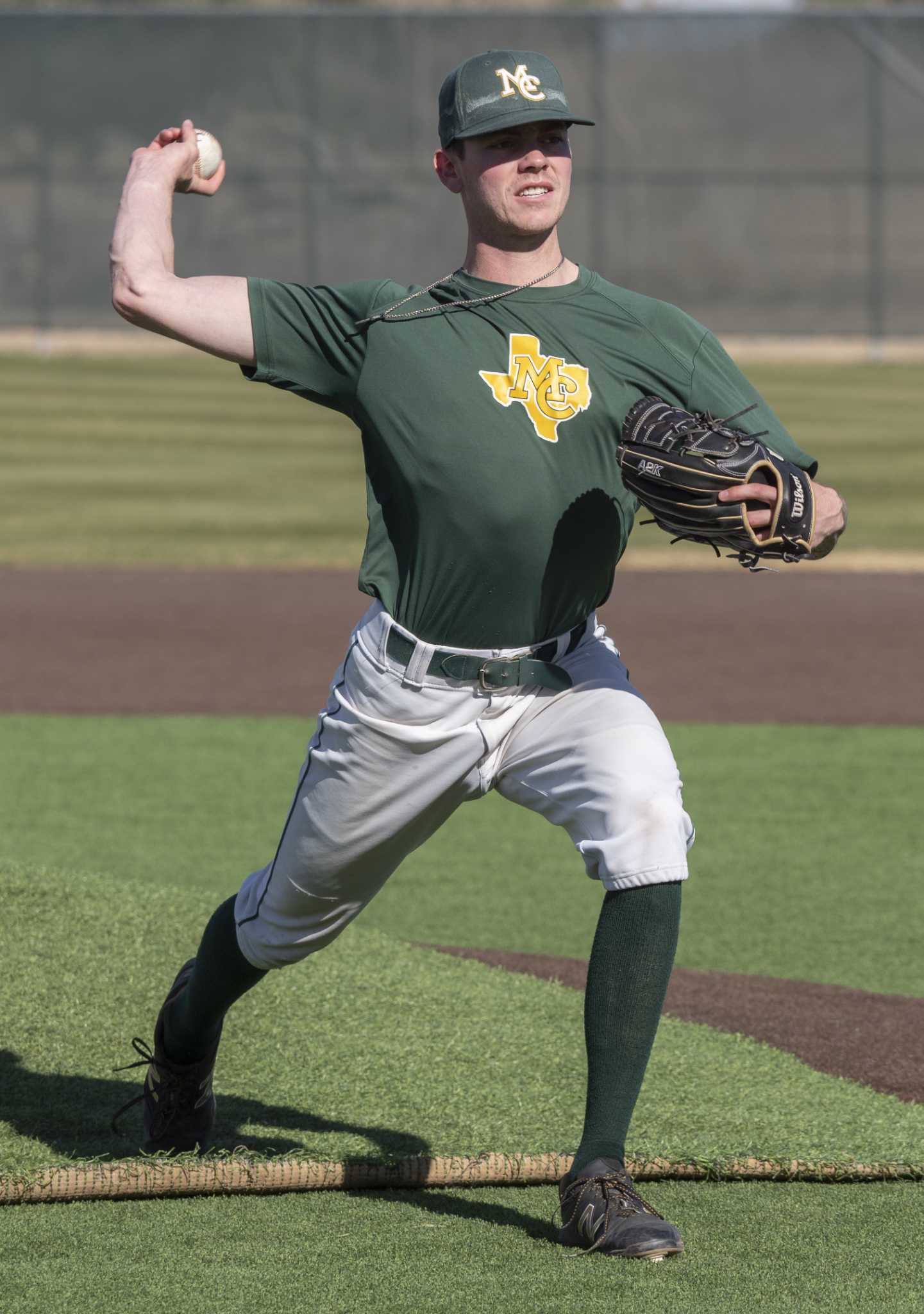 MC BASEBALL/SOFTBALL ROUNDUP: Chaps, Lady Chaps win on the road