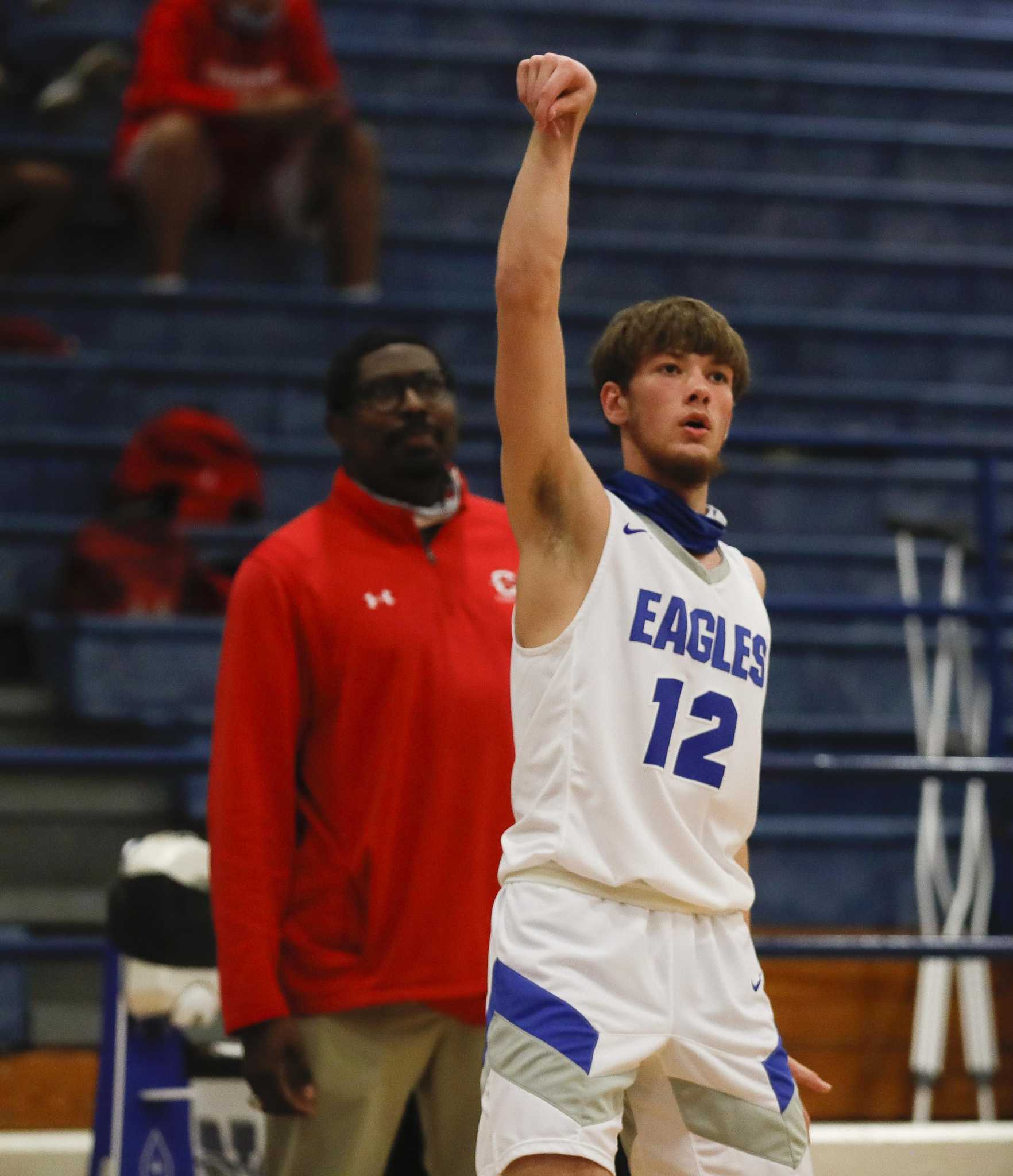HOOPS ROUNDUP: New Caney boys, girls pick up wins over Dayton