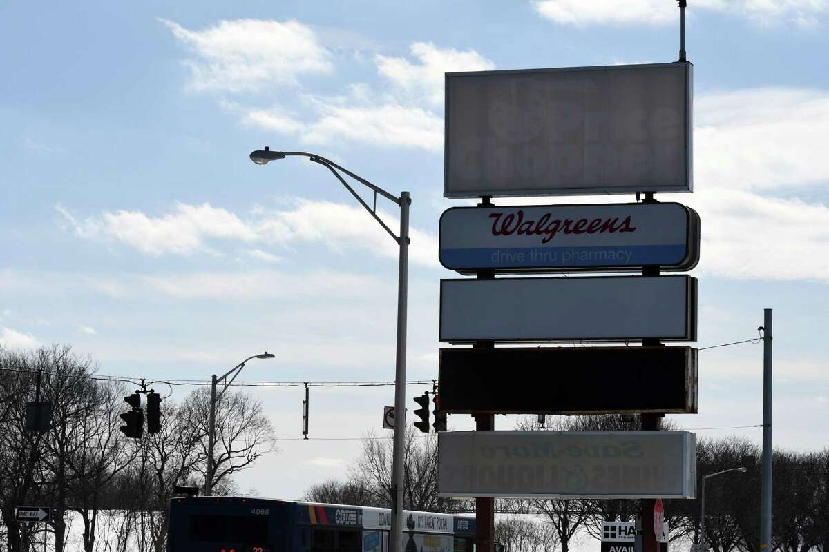 Closings of two Walgreens raise pharmacy desert concerns
